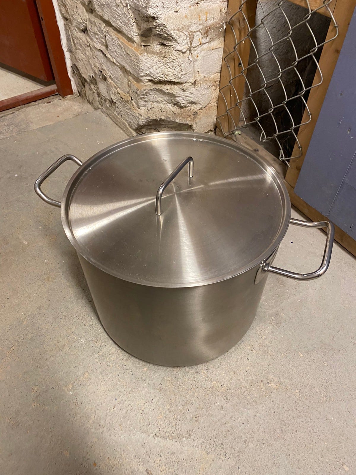 Stor gryte - RESERVERT | FINN torget