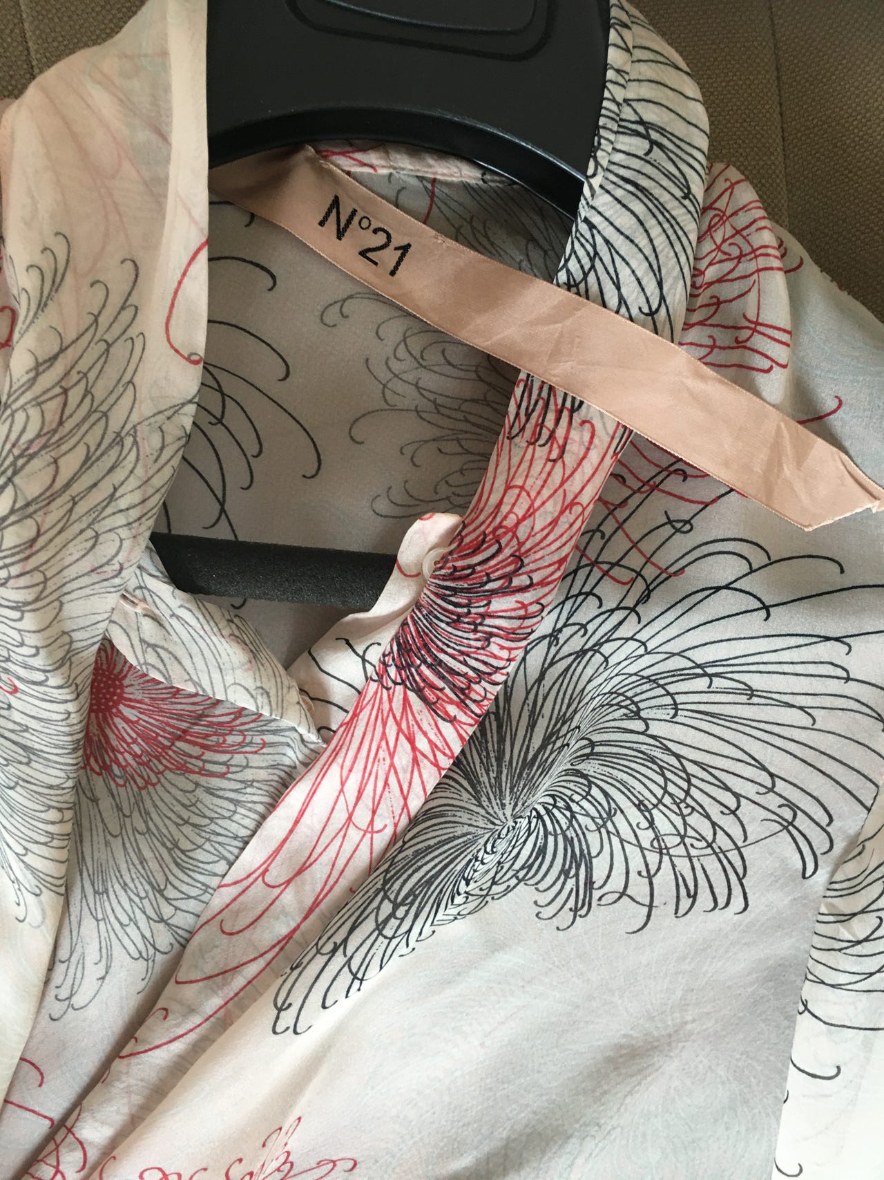 Posh N21 silke 100% (silk, seide) -38/40 nydelig bluse! | FINN-torget