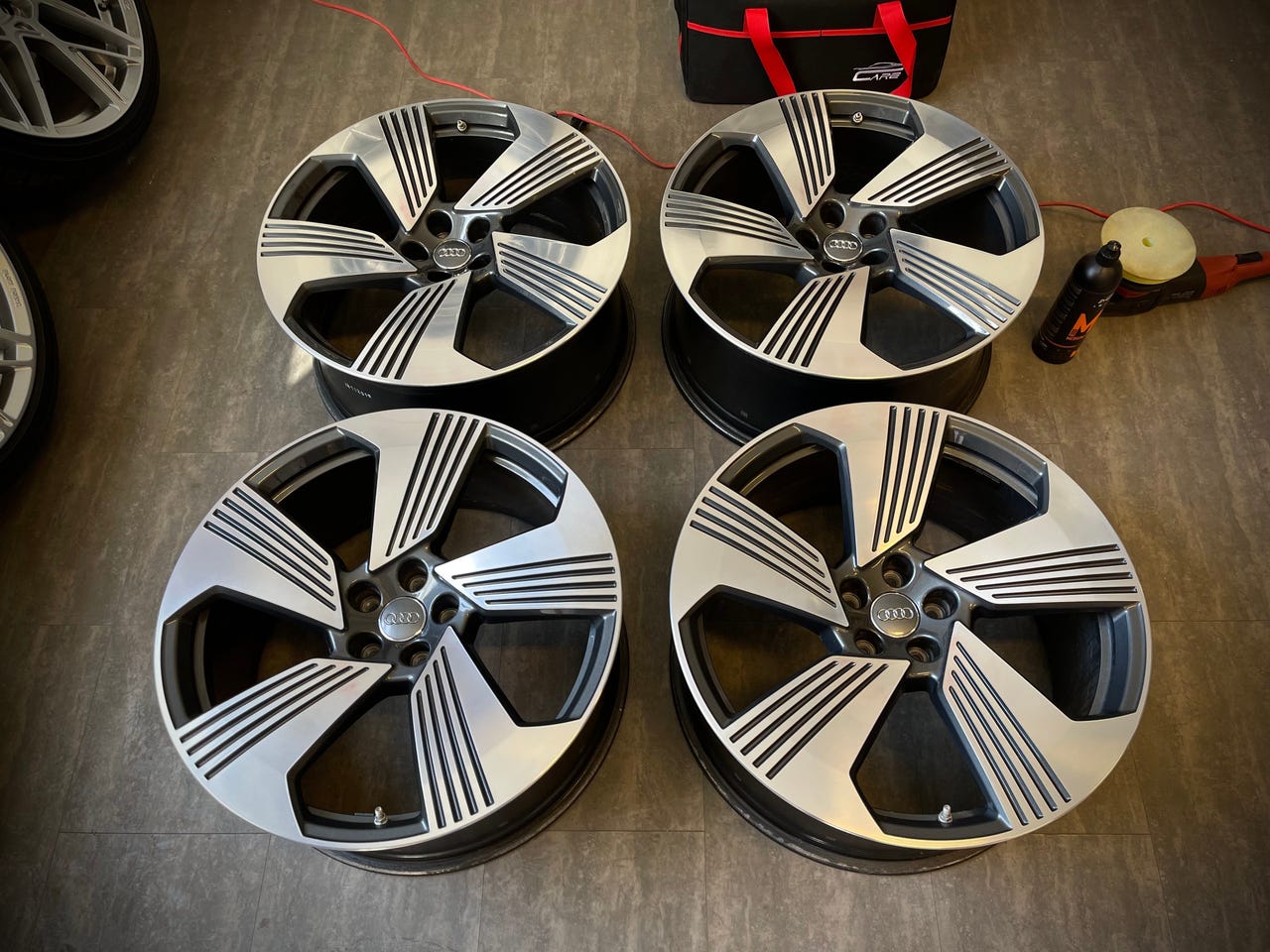 21" Orginale Audi E-tron felger selges billig! | FINN torget