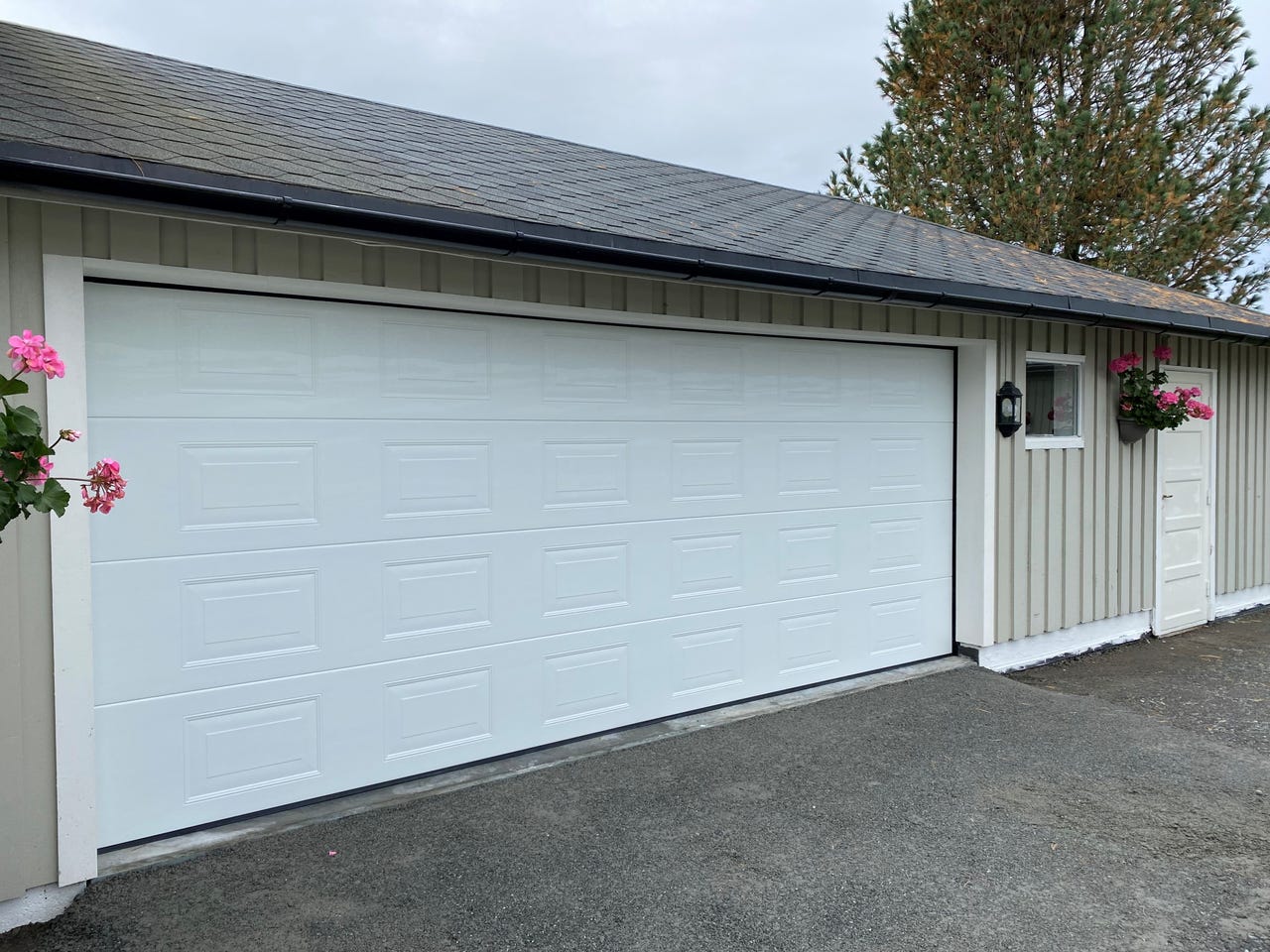 Garasjeport med eller uten montering? | FINN-torget