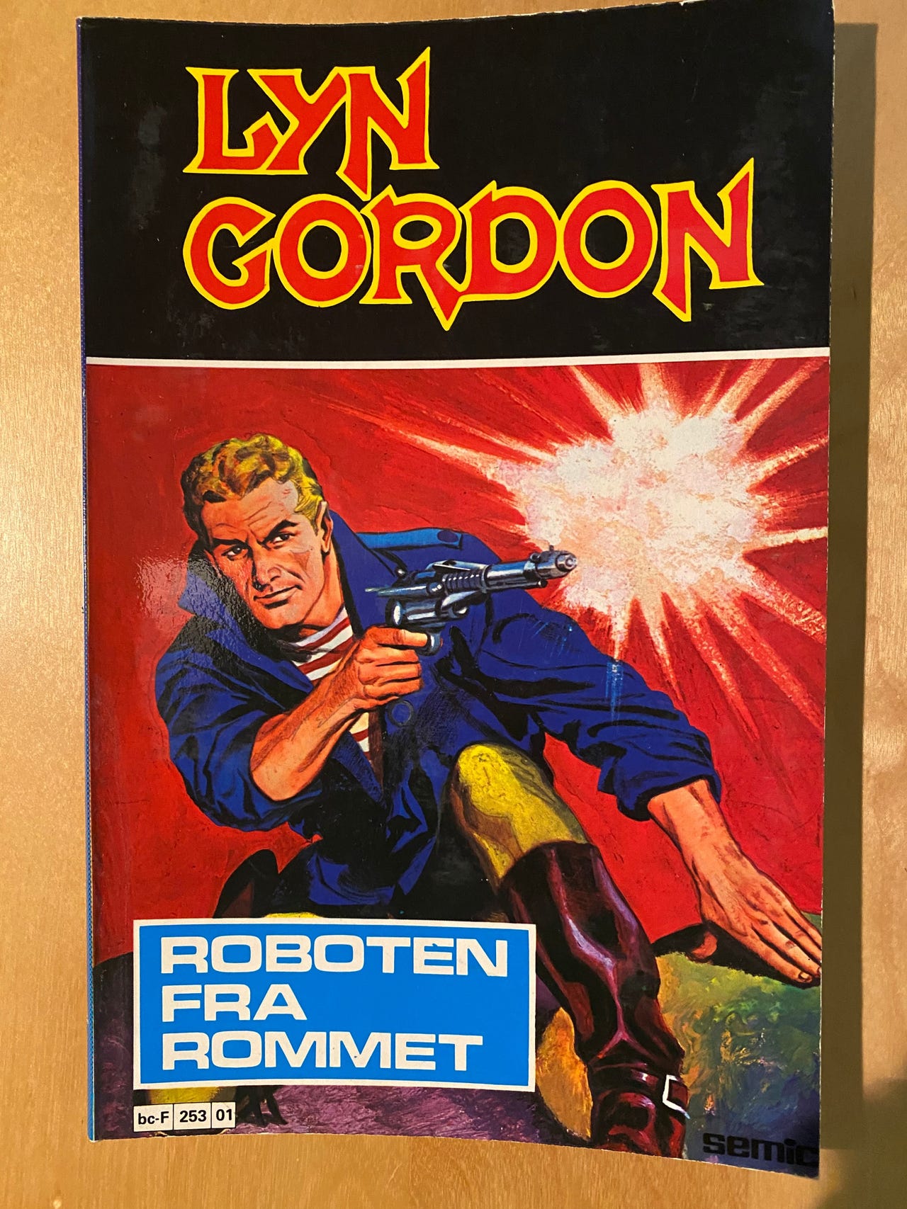 Lyn gordon roboten fra rommet, meget pent og Lyn gordon blader | FINN ...