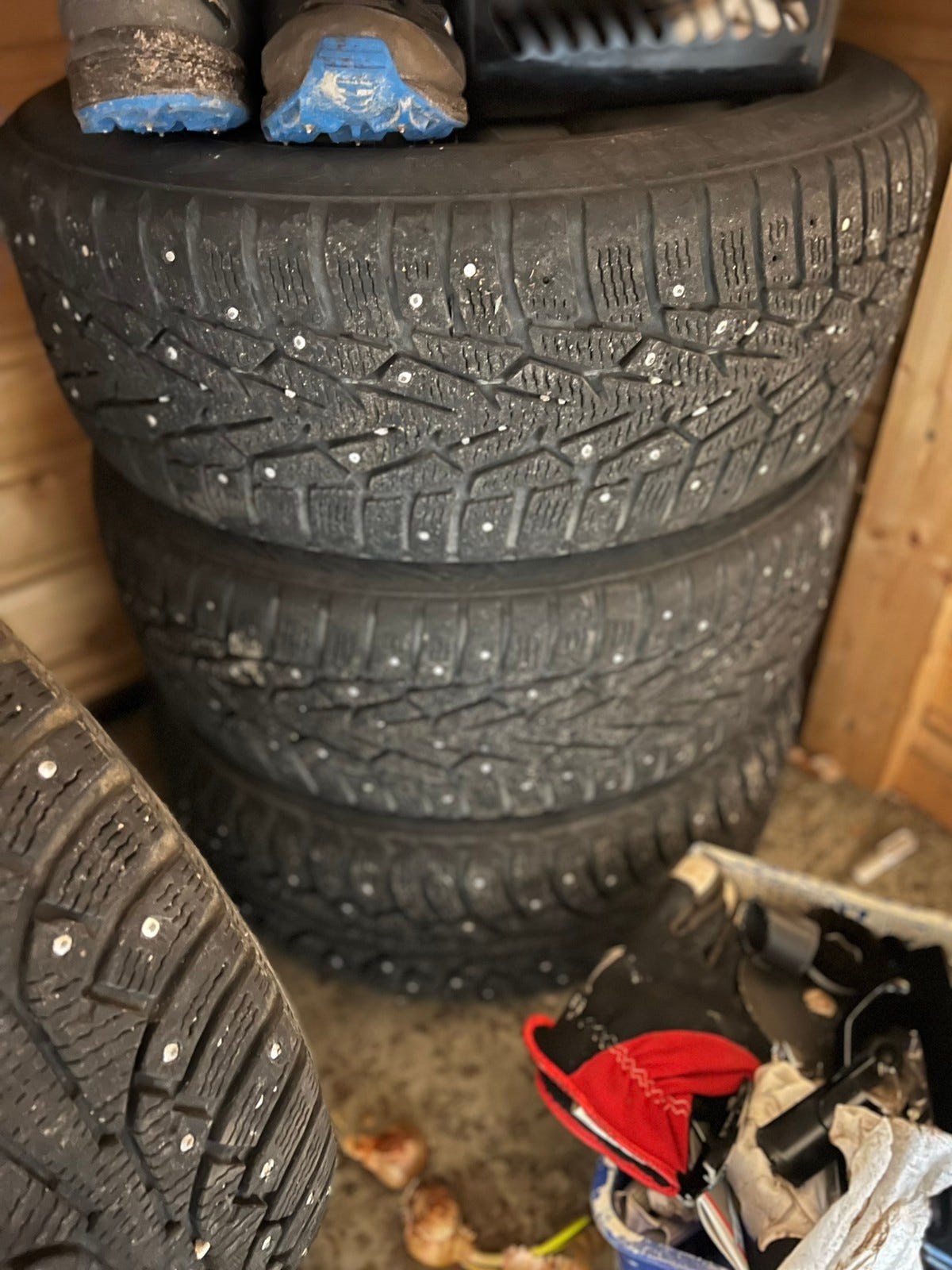 4 stk Vinterdekk piggdekk billig | FINN torget