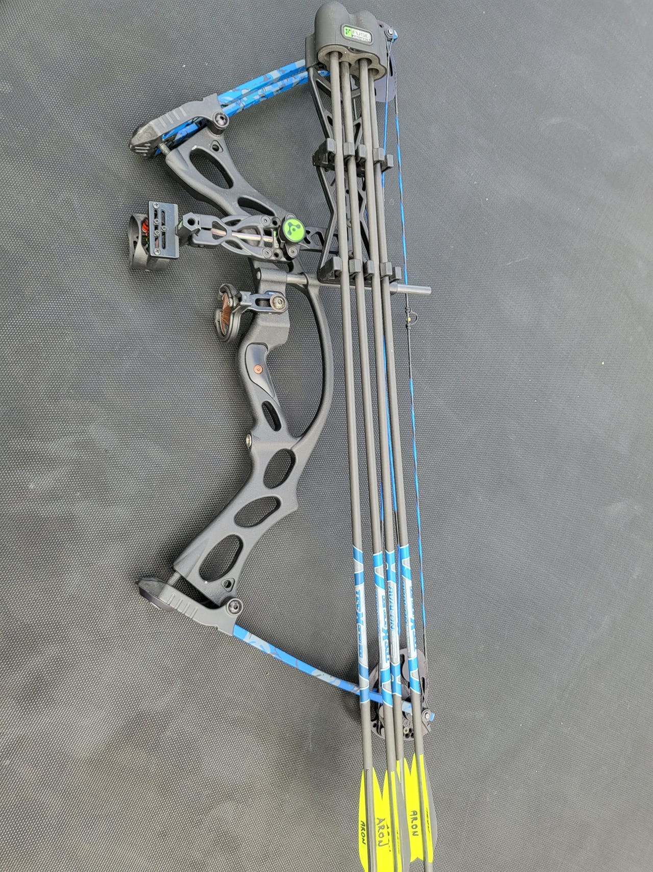 Hoyt Fireshot junior venstrehendt compound bue | FINN-torget