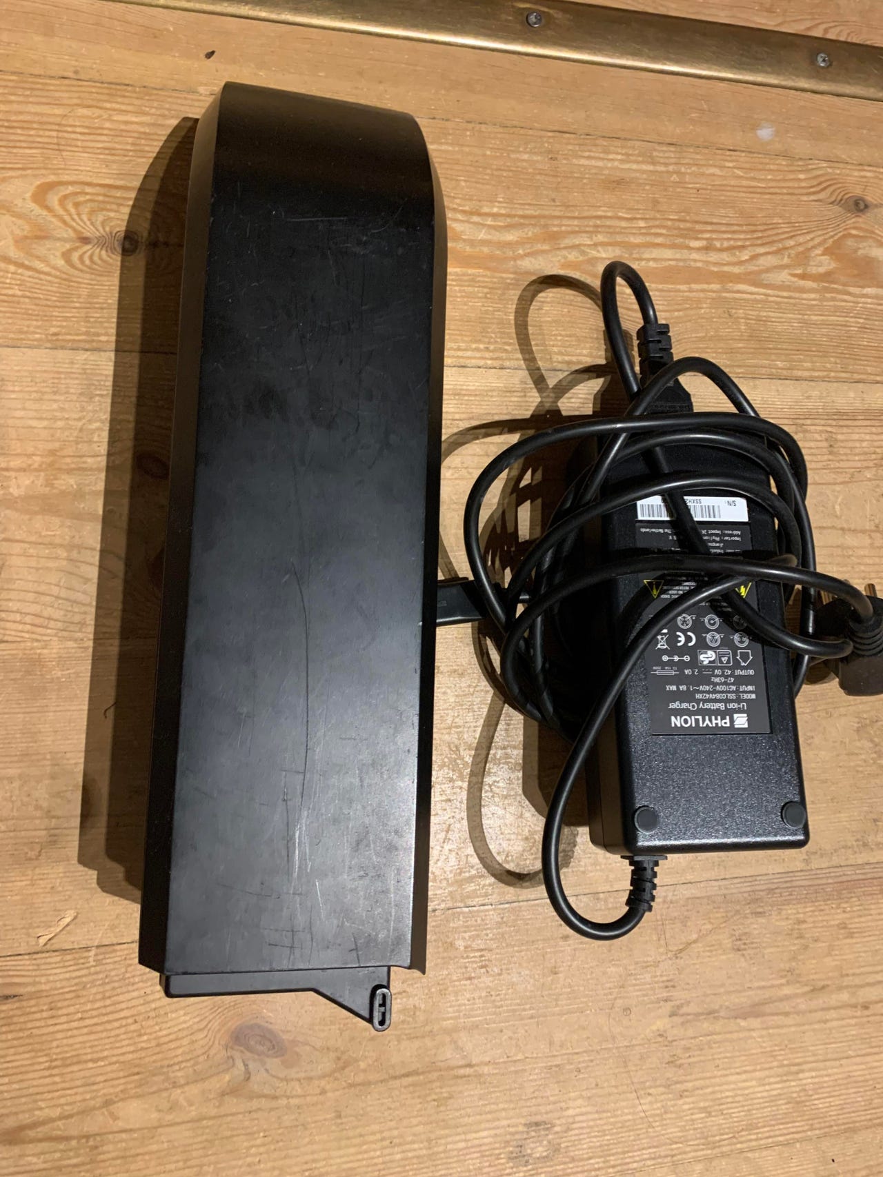 Batteri og dekk til Momas F2 | FINN torget