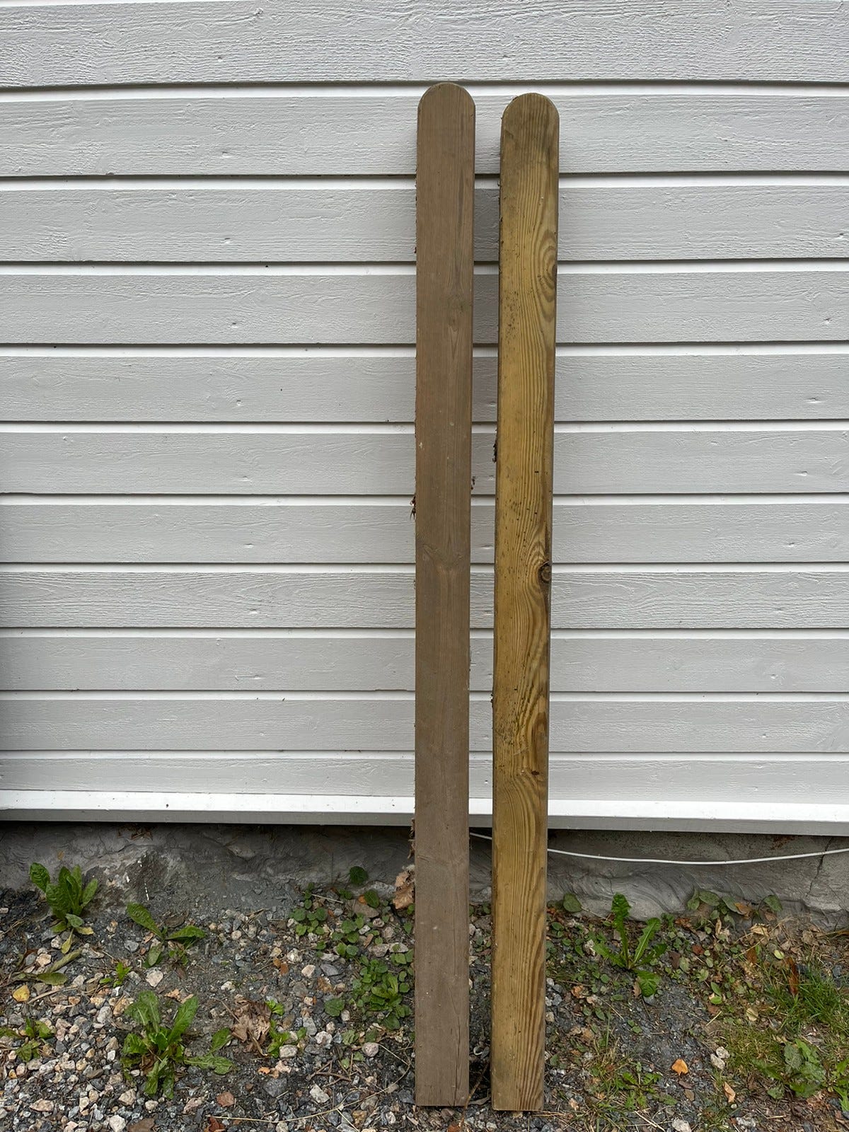 2 impregnerte gjerdestolper 160cm høye | FINN torget