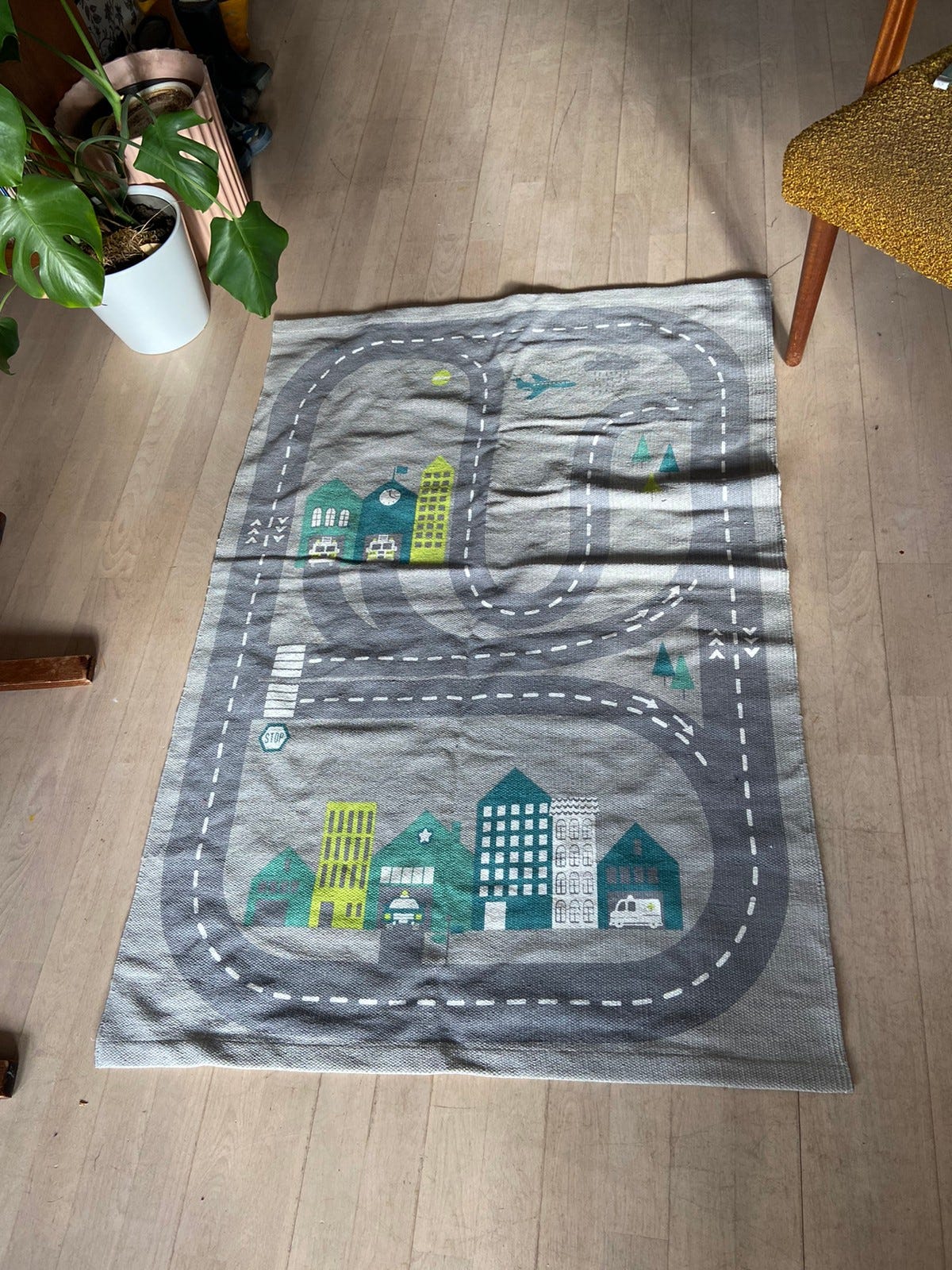 Bilteppe - teppe med bilbane | FINN torget