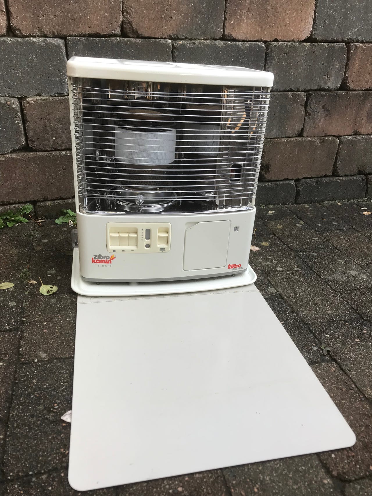 Parafinovn Zibro Kamin R125 C, turbo electronic | FINN torget