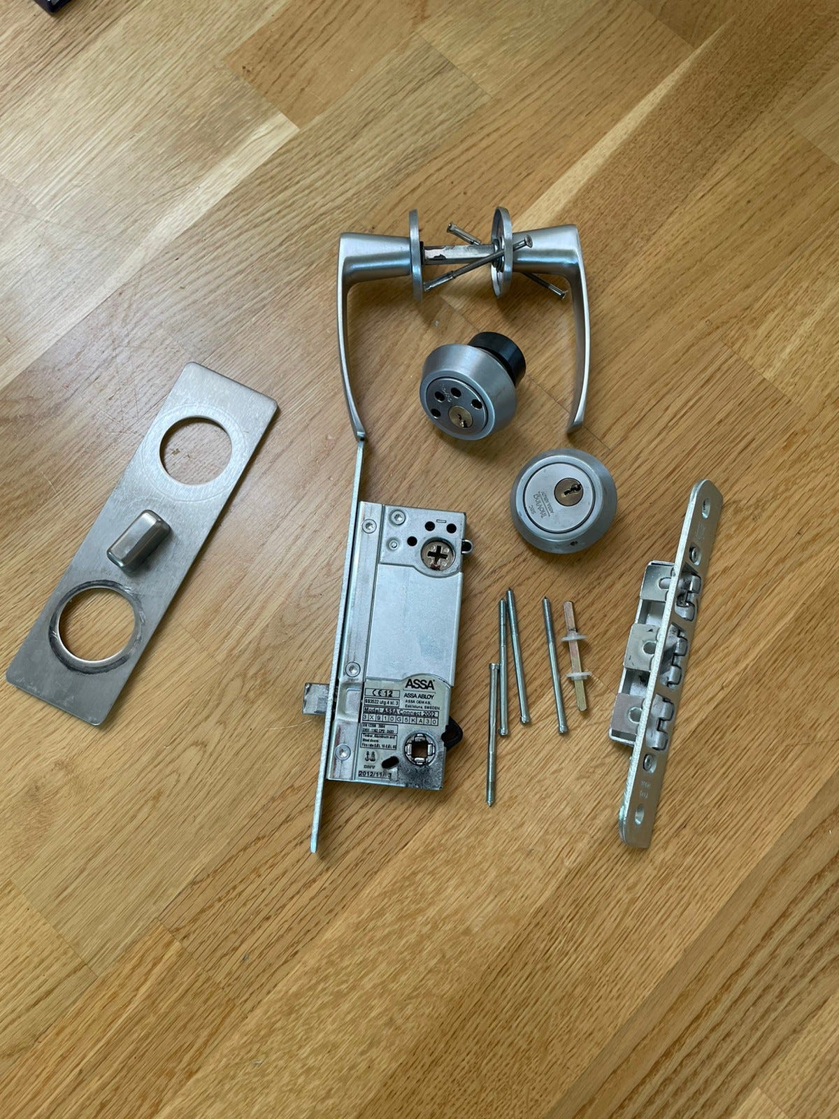 Dørlås Assa Abloy 2002 | FINN-torget