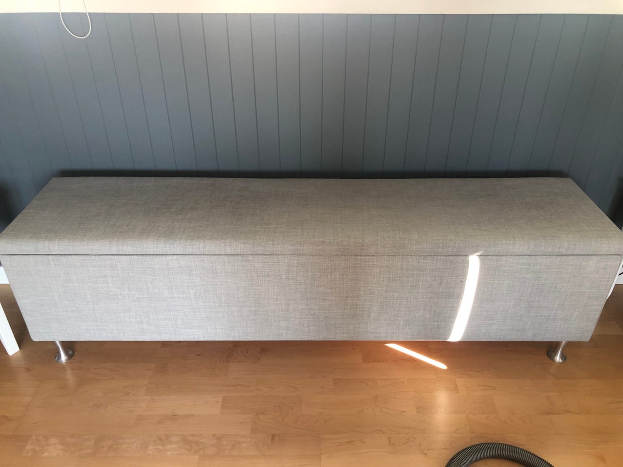 Sengebenk til dobbeltseng 180cm - Grå | FINN torget