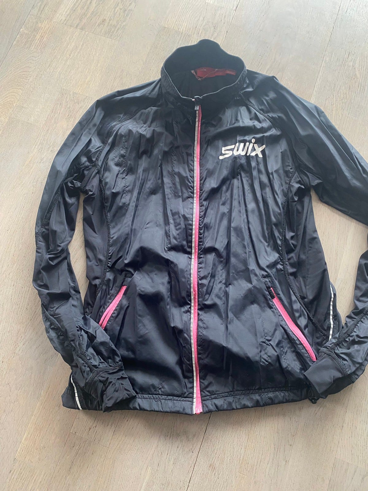 SWIX CARBON LIGHT SOFTSHELL JACKET TRENINGSJAKKE | FINN torget