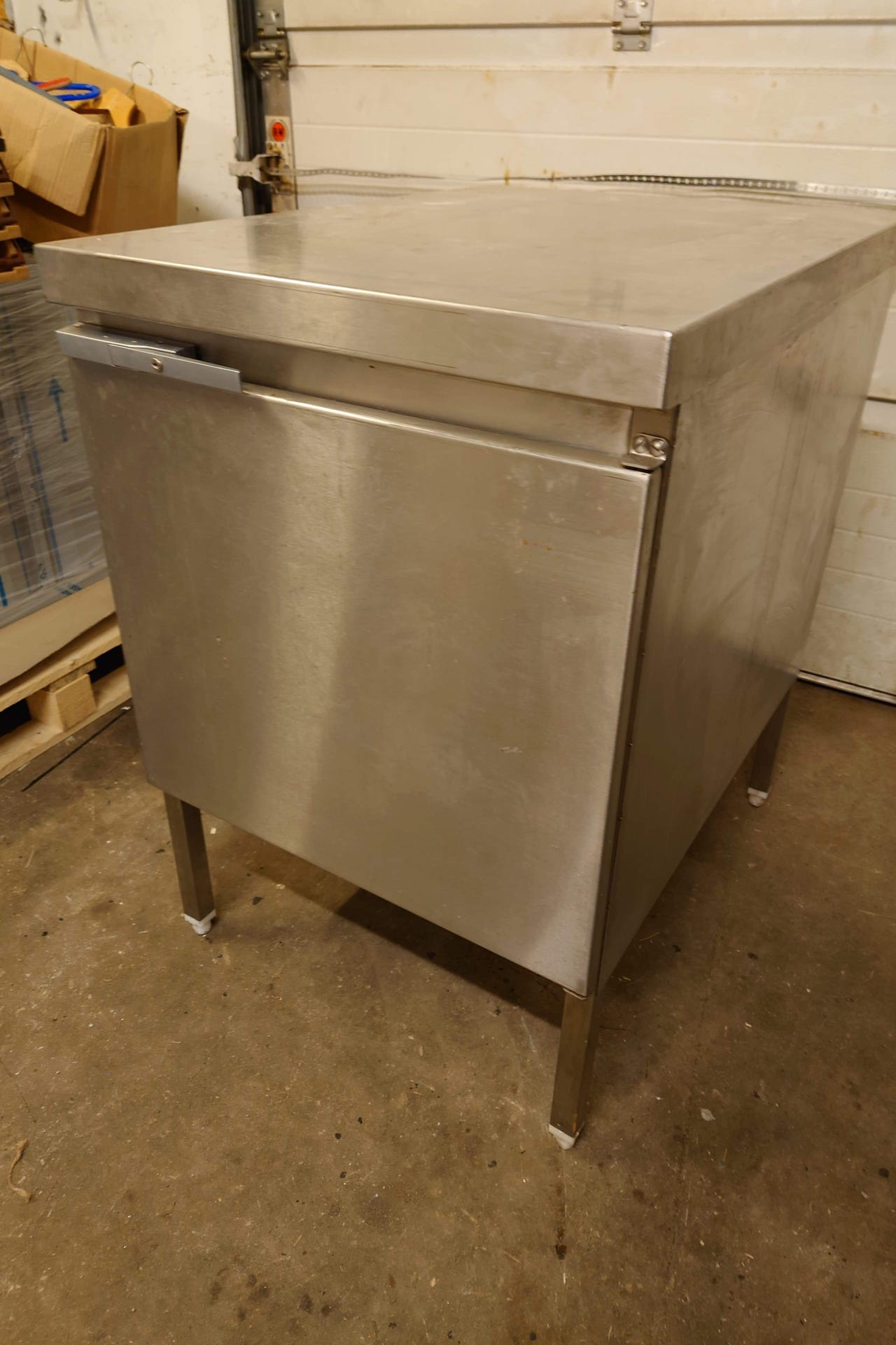 Brukt Kraftig rustfri benk | FINN torget