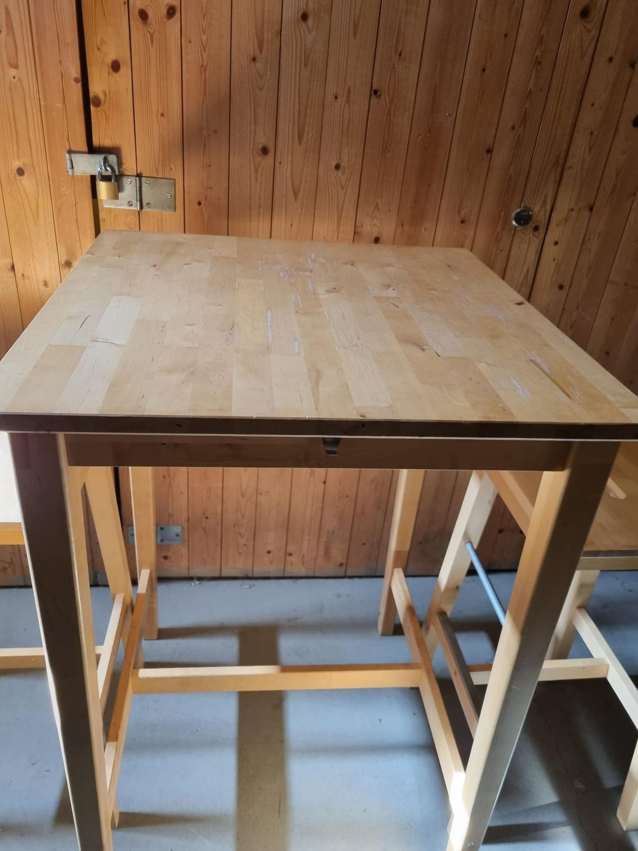 bord og stoler selges | FINN torget