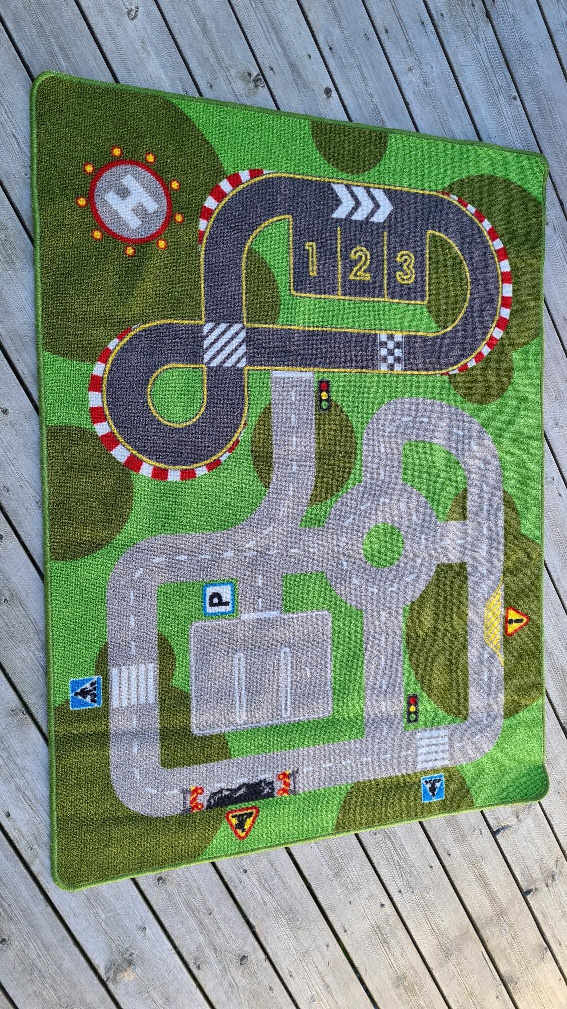 IKEA Leketeppe med veier | FINN-torget