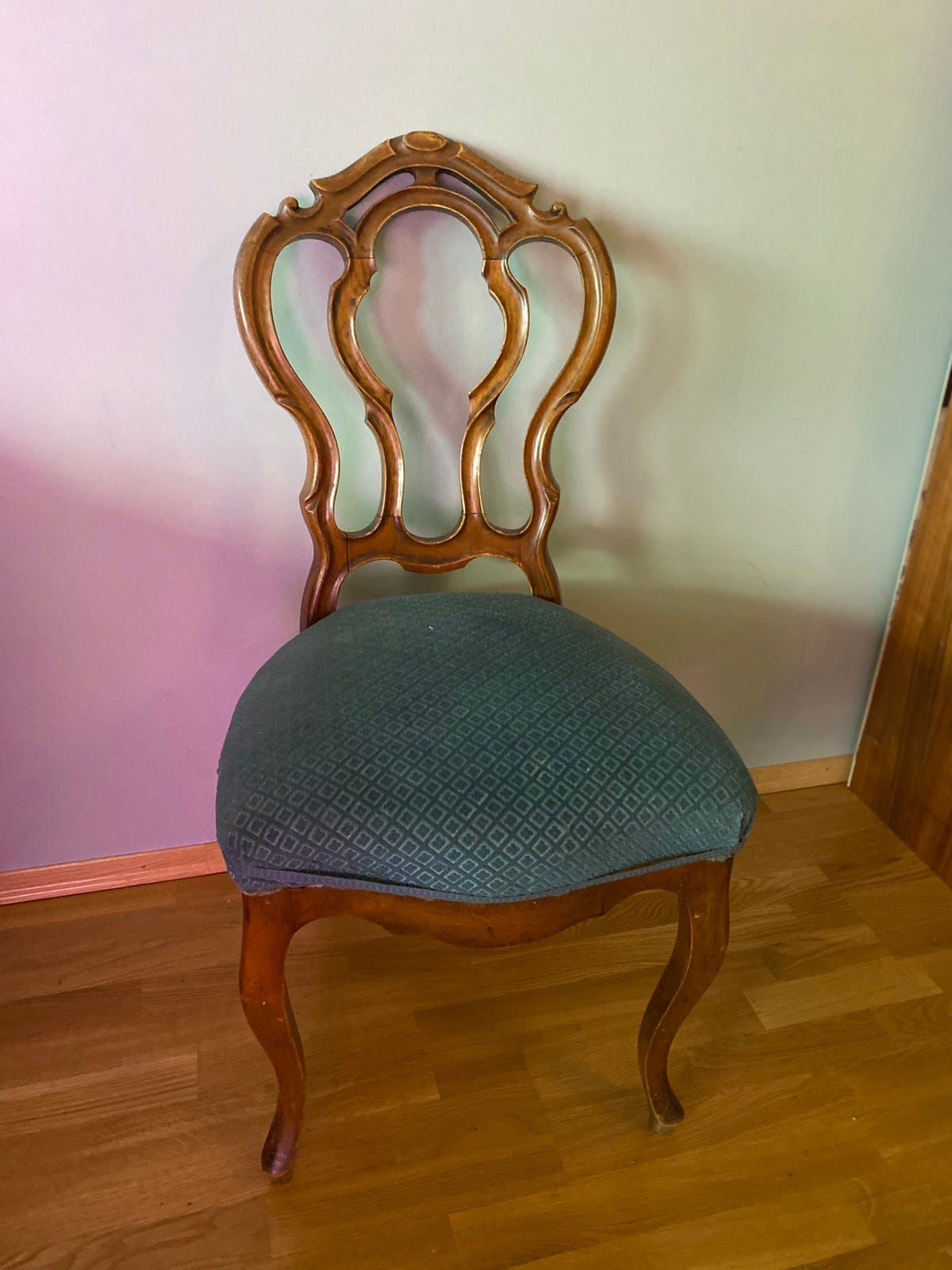 Rokokko bord og 4 stoler | FINN.no