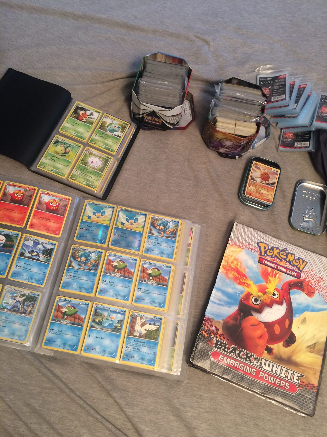 To fulle Pokemon permer + bokser og ekstra | FINN-torget