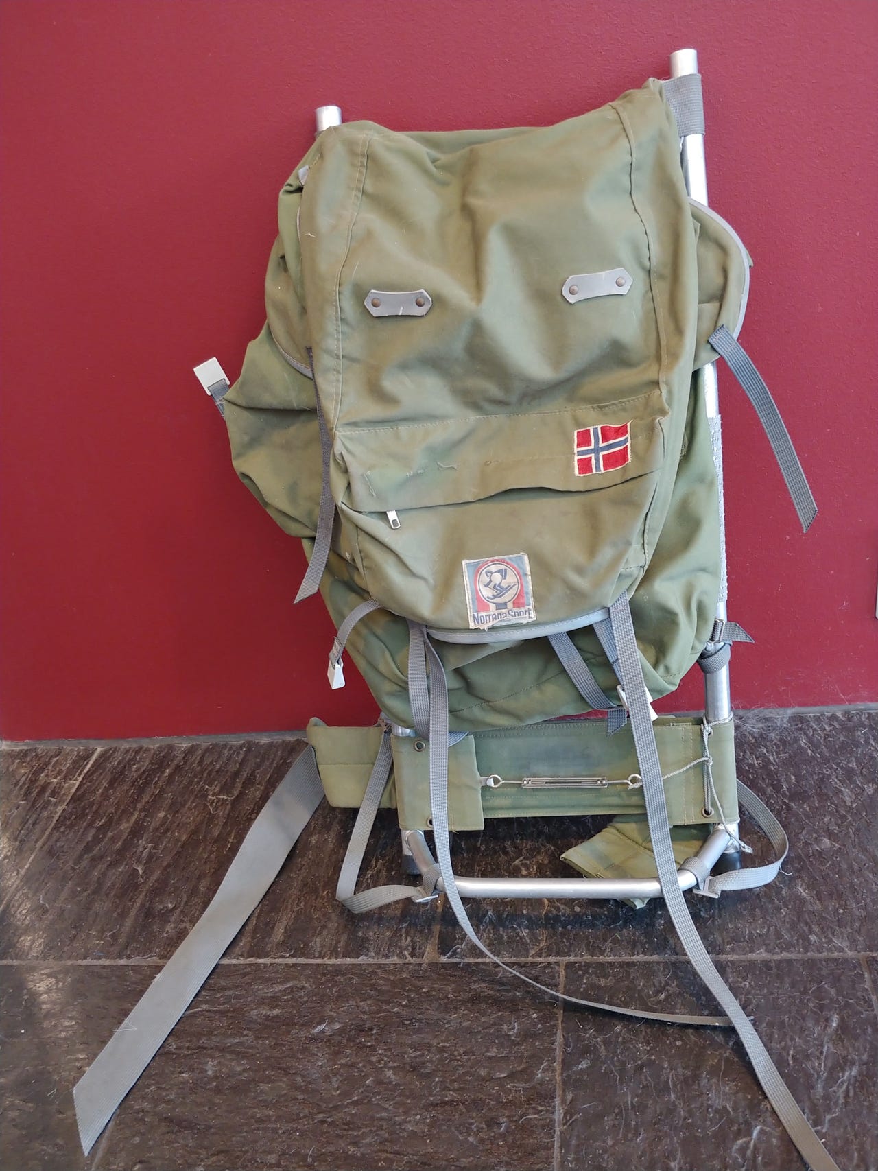 Norrøna Beito 3000 vintage pakkrammesekk | FINN-torget