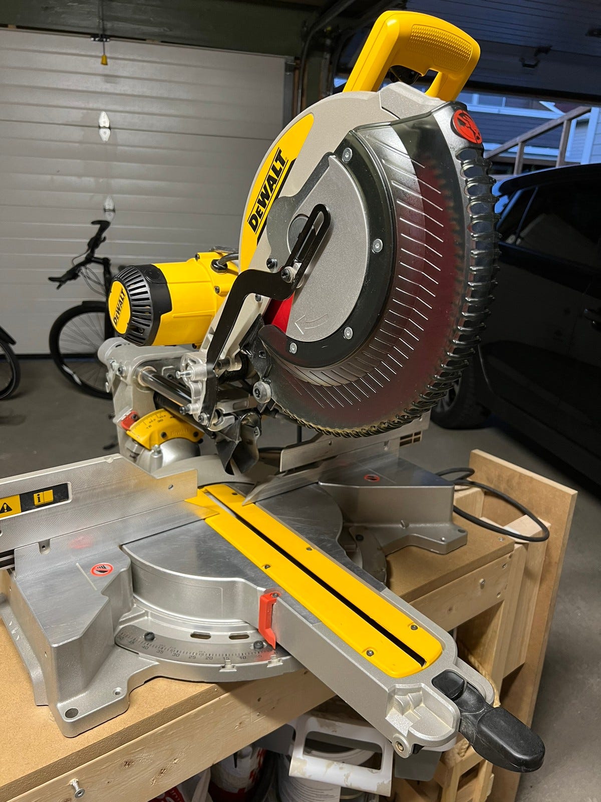 Dewalt kapp - og gjærsag DWS 780 | FINN.no