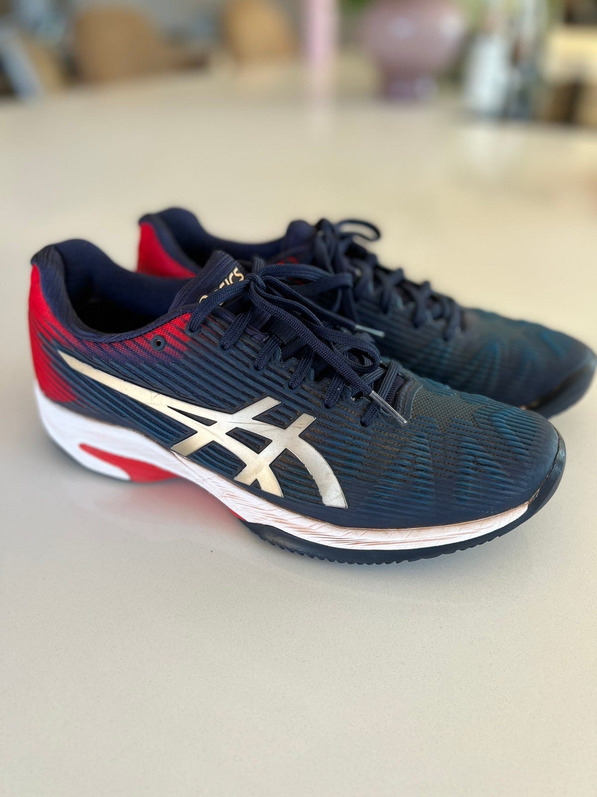 Lite brukte tennissko (grus) str 40,5 selges billig! | FINN.no