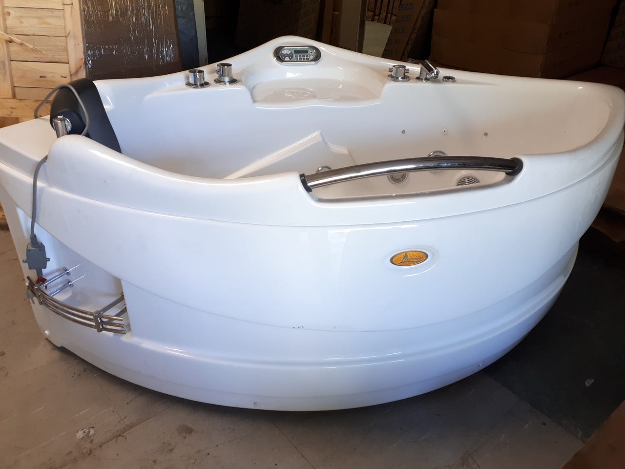 Luyisi hjørneboblebad badekar spa spabad boble bad i grå akryl | FINN ...