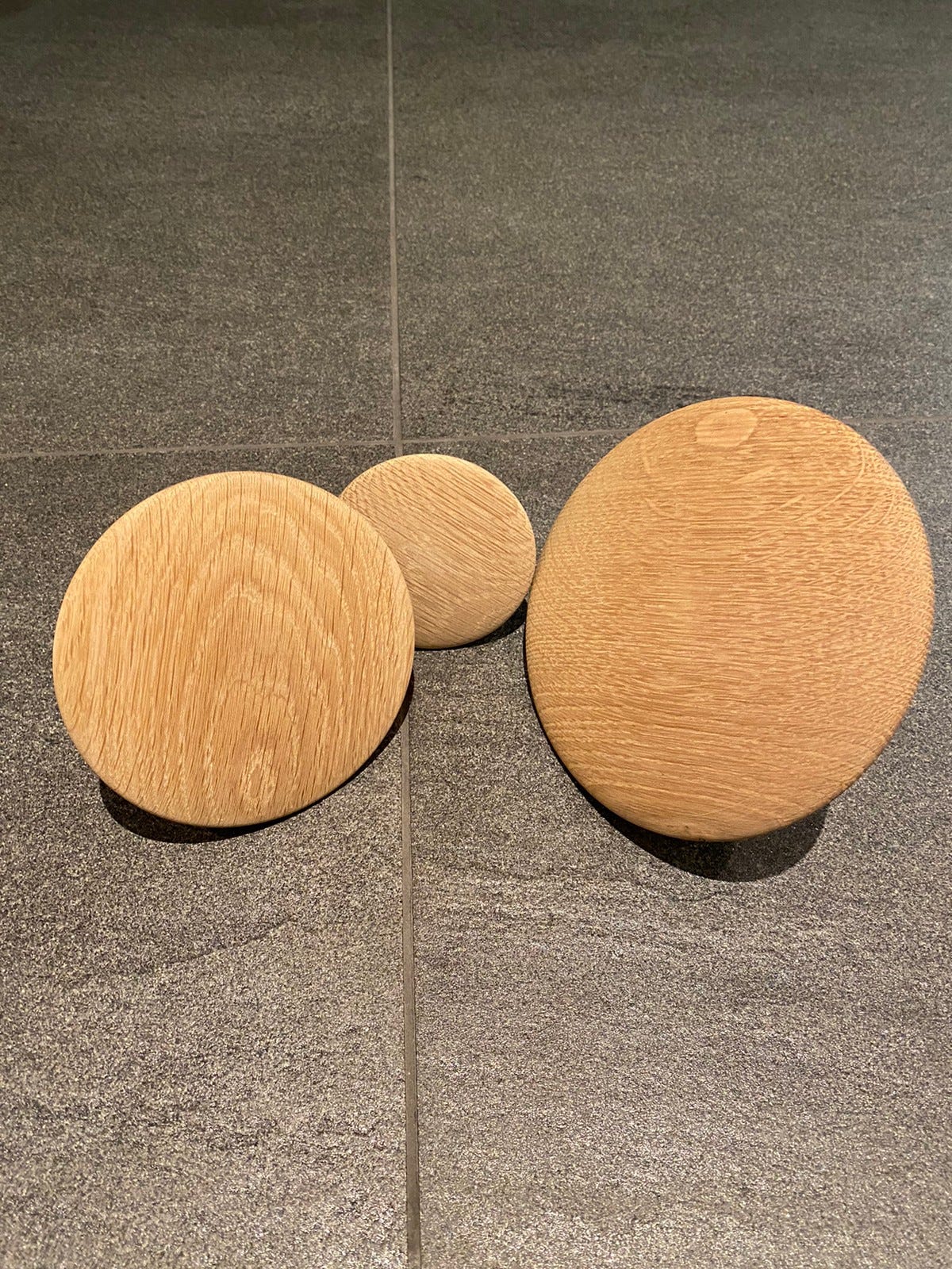 Muuto Dots knagg | FINN torget