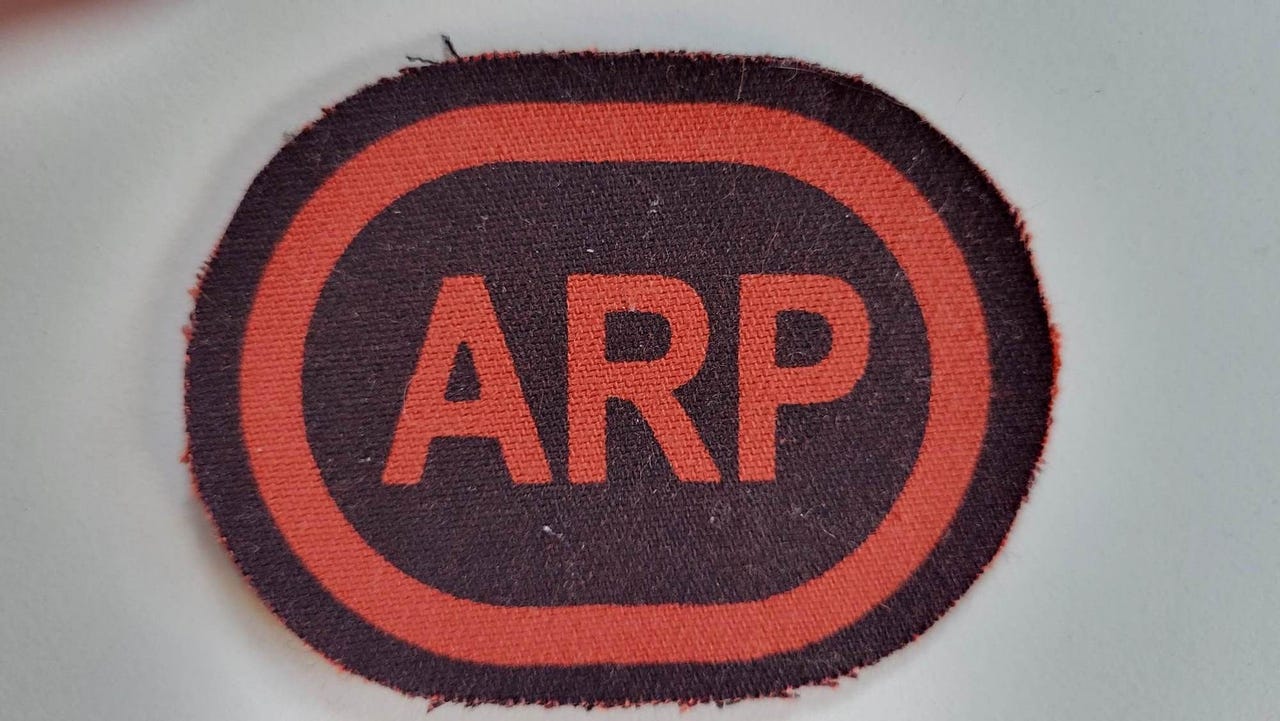 Britisk Militært merke/Air Raid Protection. | FINN torget