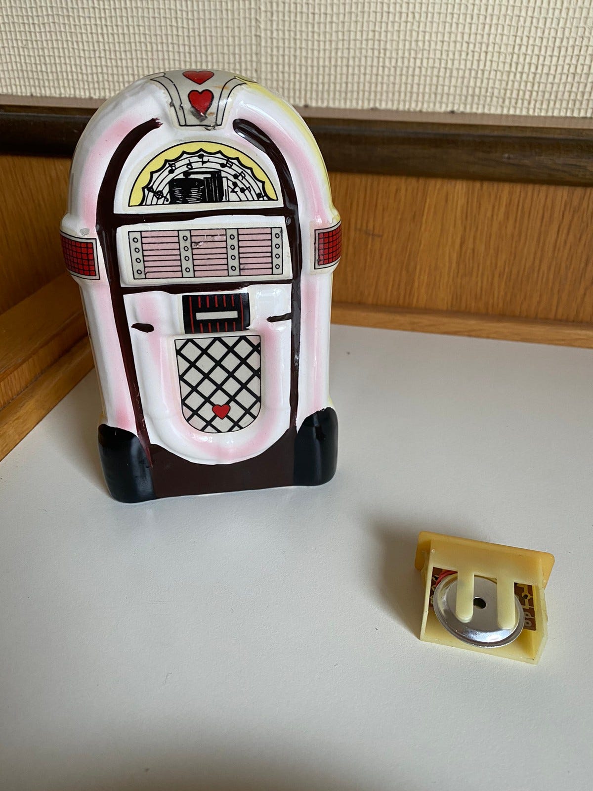 Vintage Ceramic Jukebox Bank | FINN torget