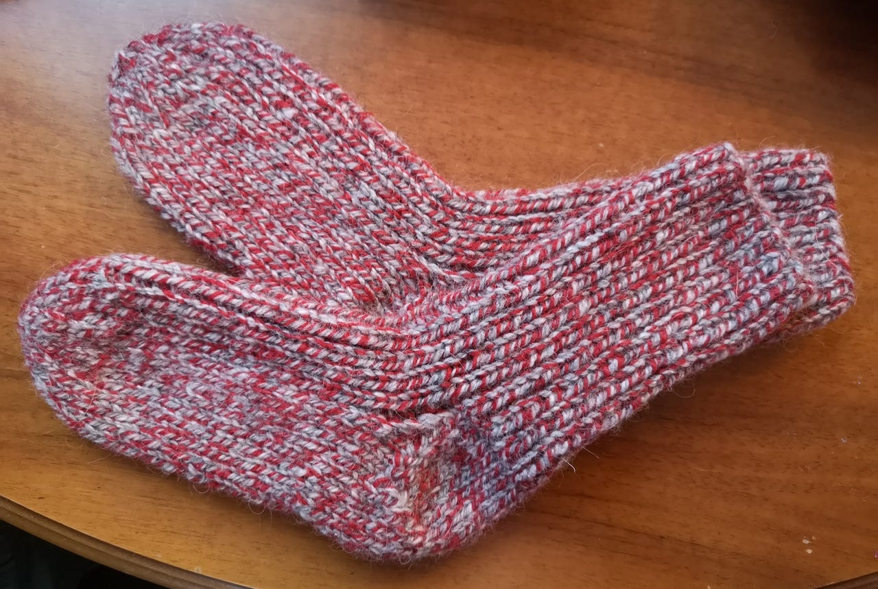 Hjemmestrikkede raggsokker str 28-30 (?) | FINN-torget