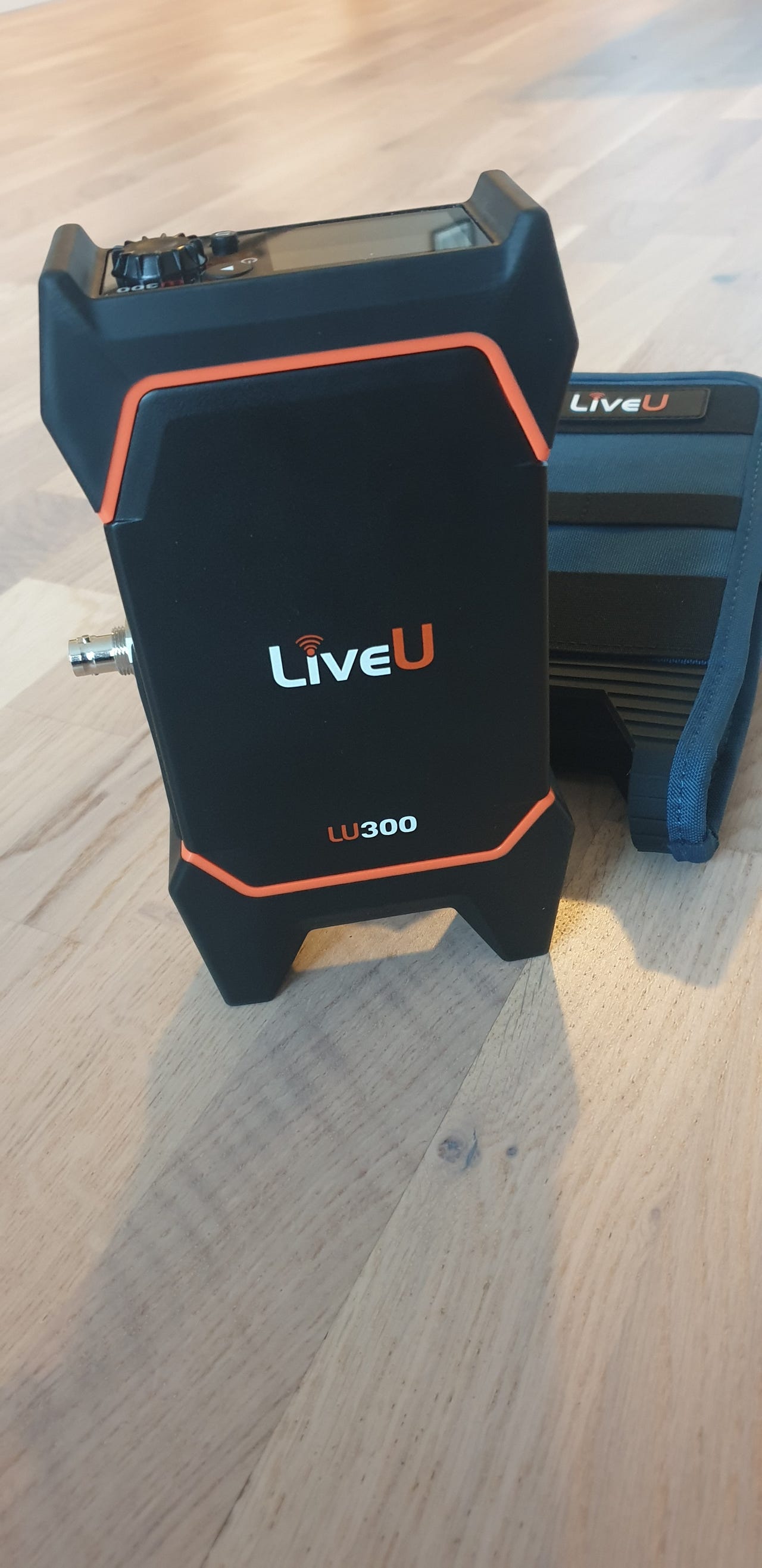 LiveU lu300 encoder og lu2000 decoder | FINN-torget