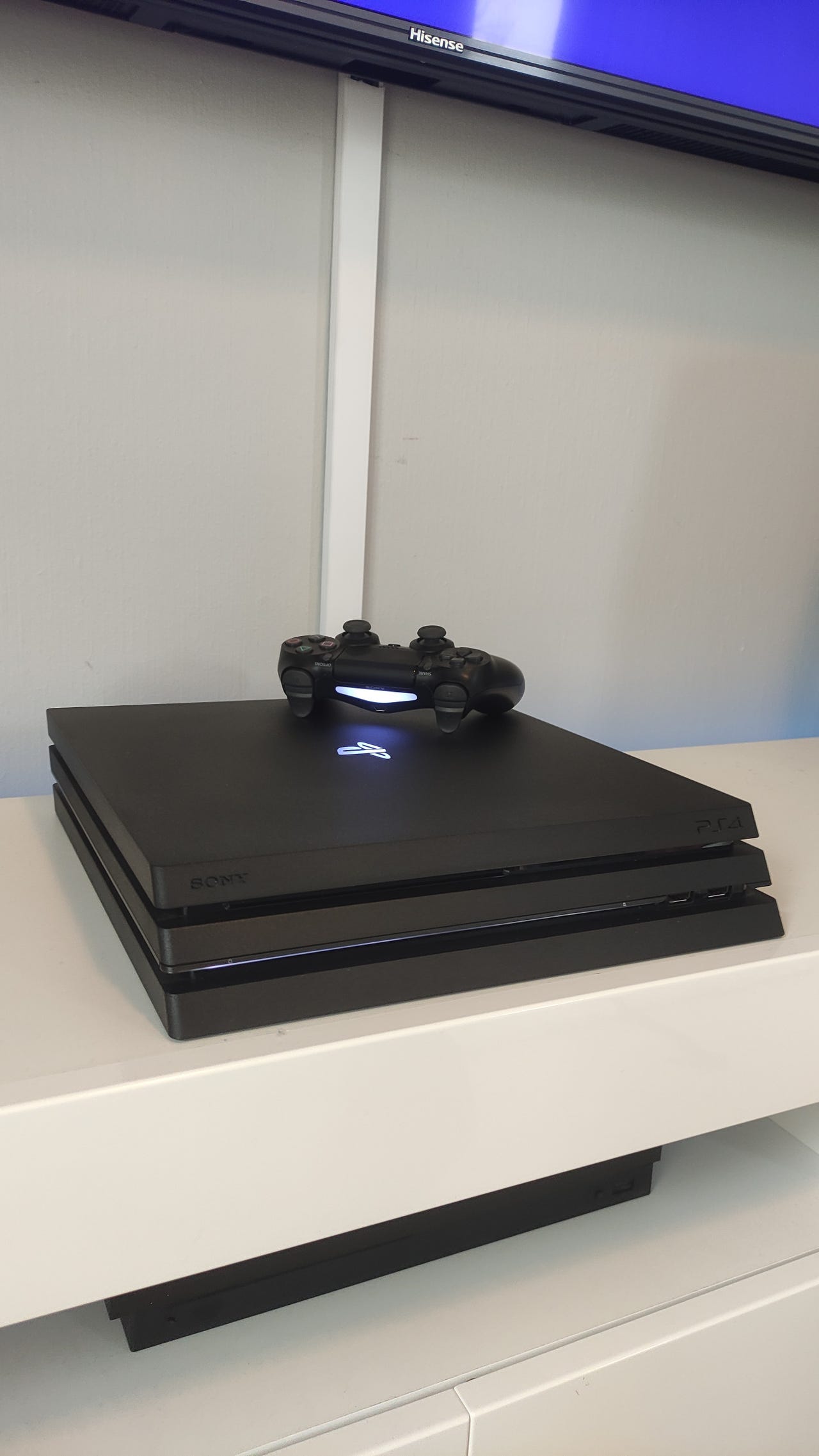 Ps4 PRO 1T / Playstation 4 PRO 1T som ny | FINN.no