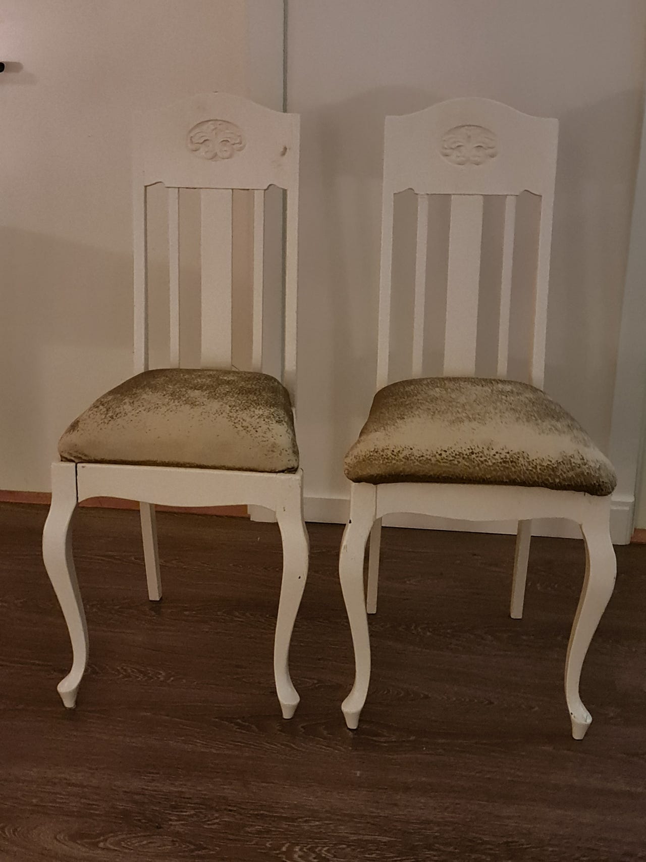 Klassiske spisestoler. 2 stk | FINN torget