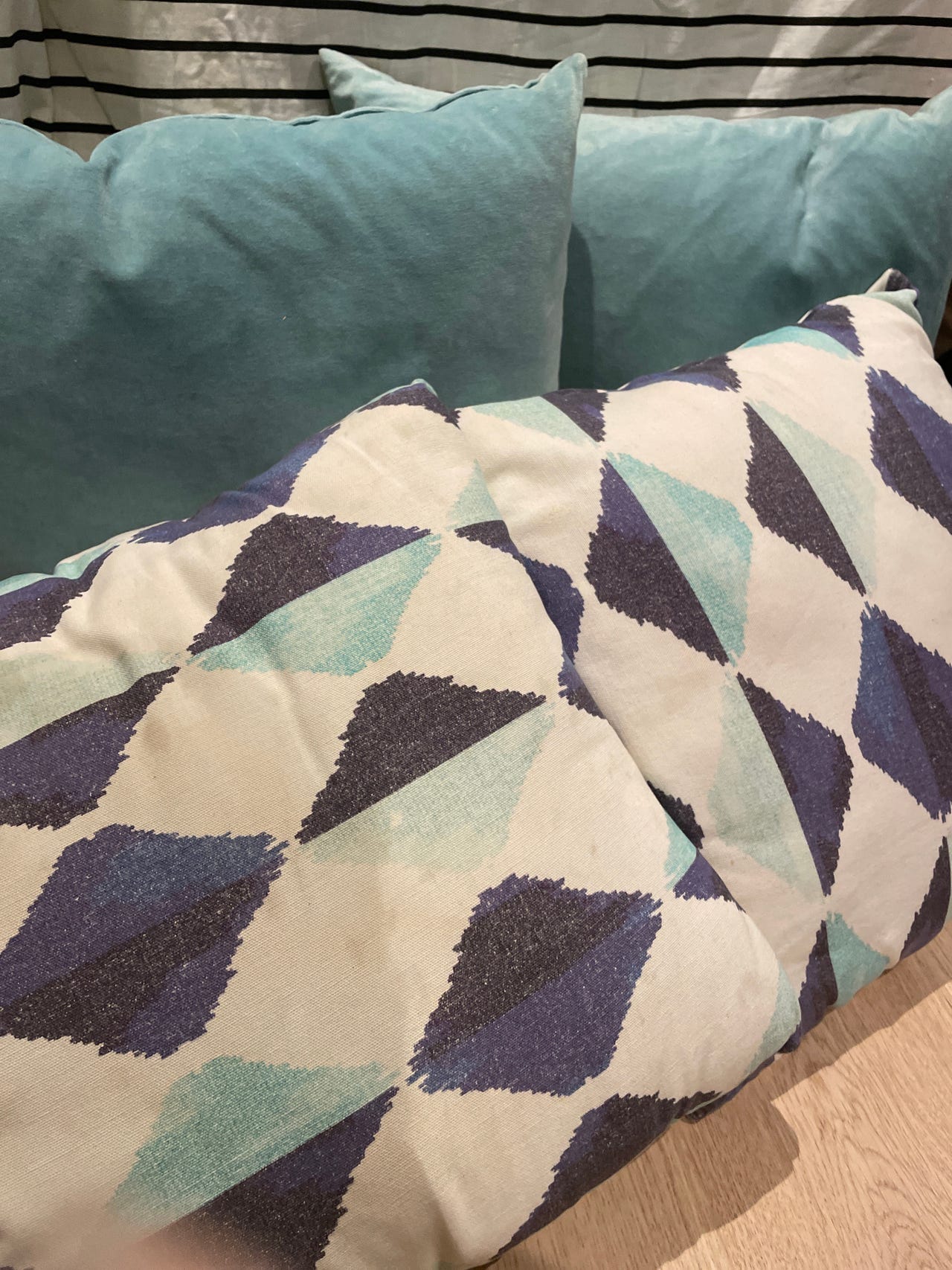 To fine puter med grafisk mønster | FINN-torget