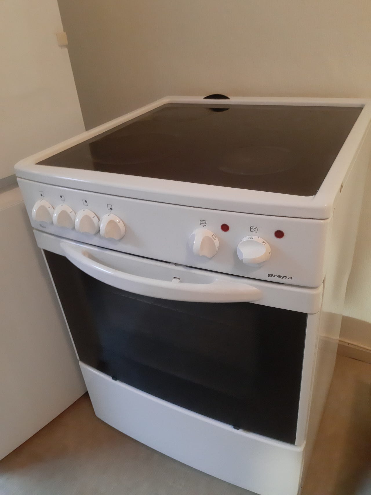 Grepa komfyr med keramisk topp. | FINN.no