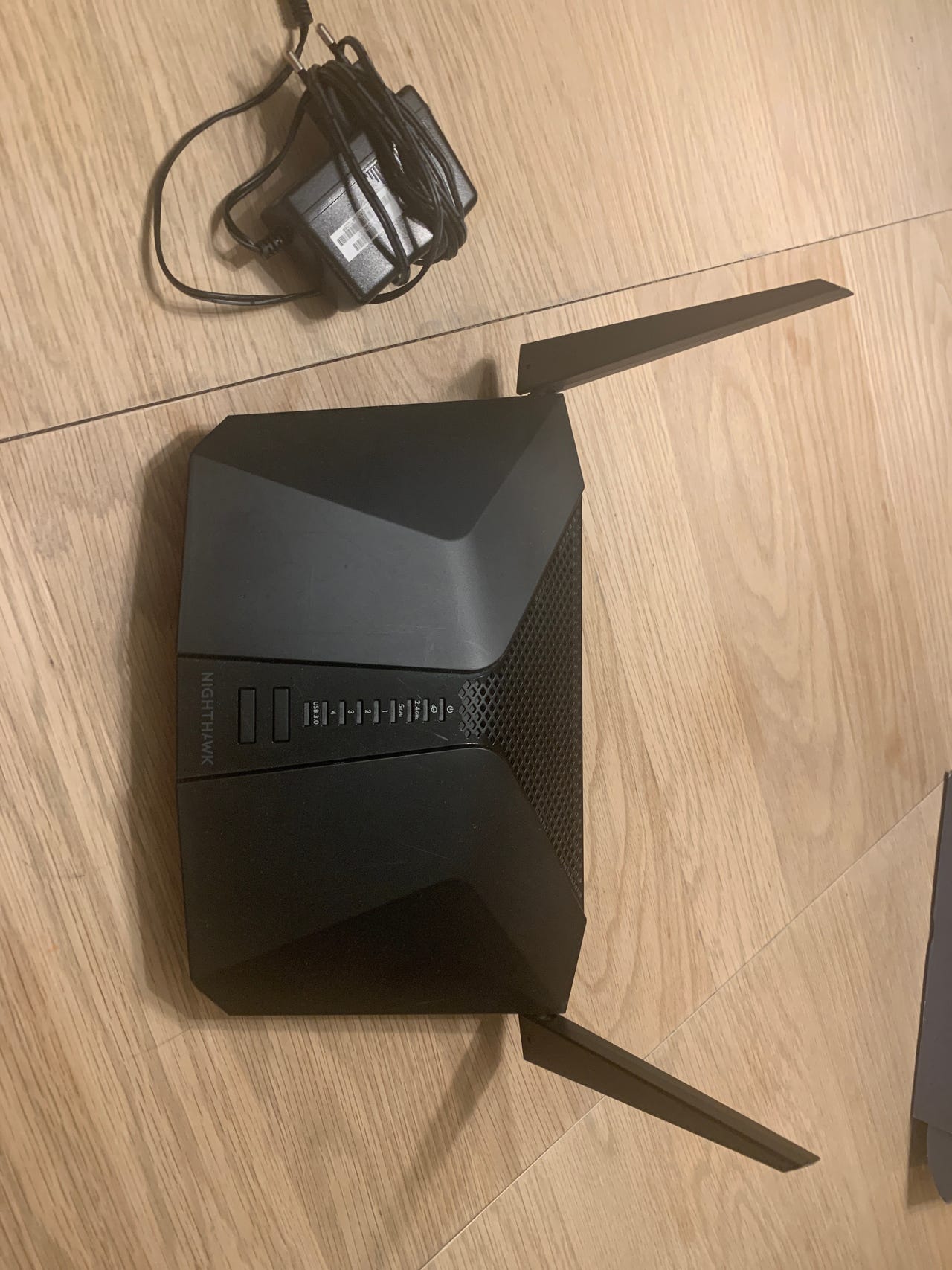 WiFi Router Netgear Nighthawk RAX40 AX3000 | FINN-torget