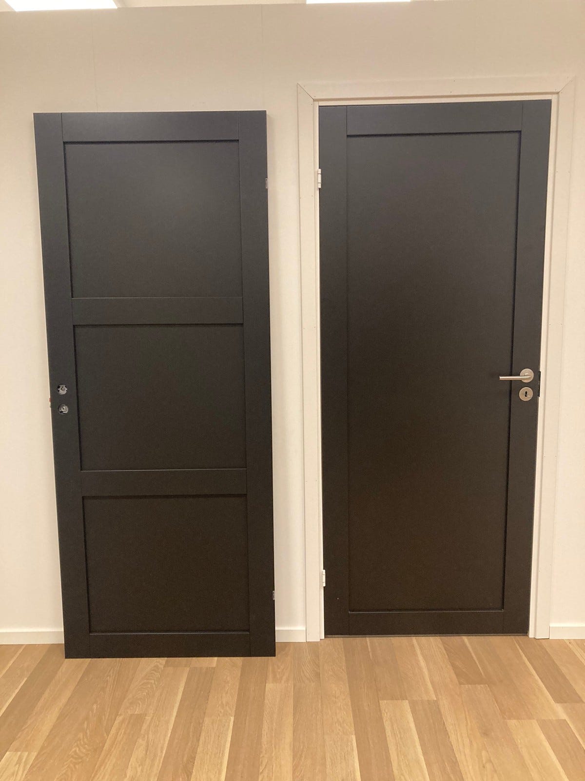 Innerdører dempet sort | FINN-torget