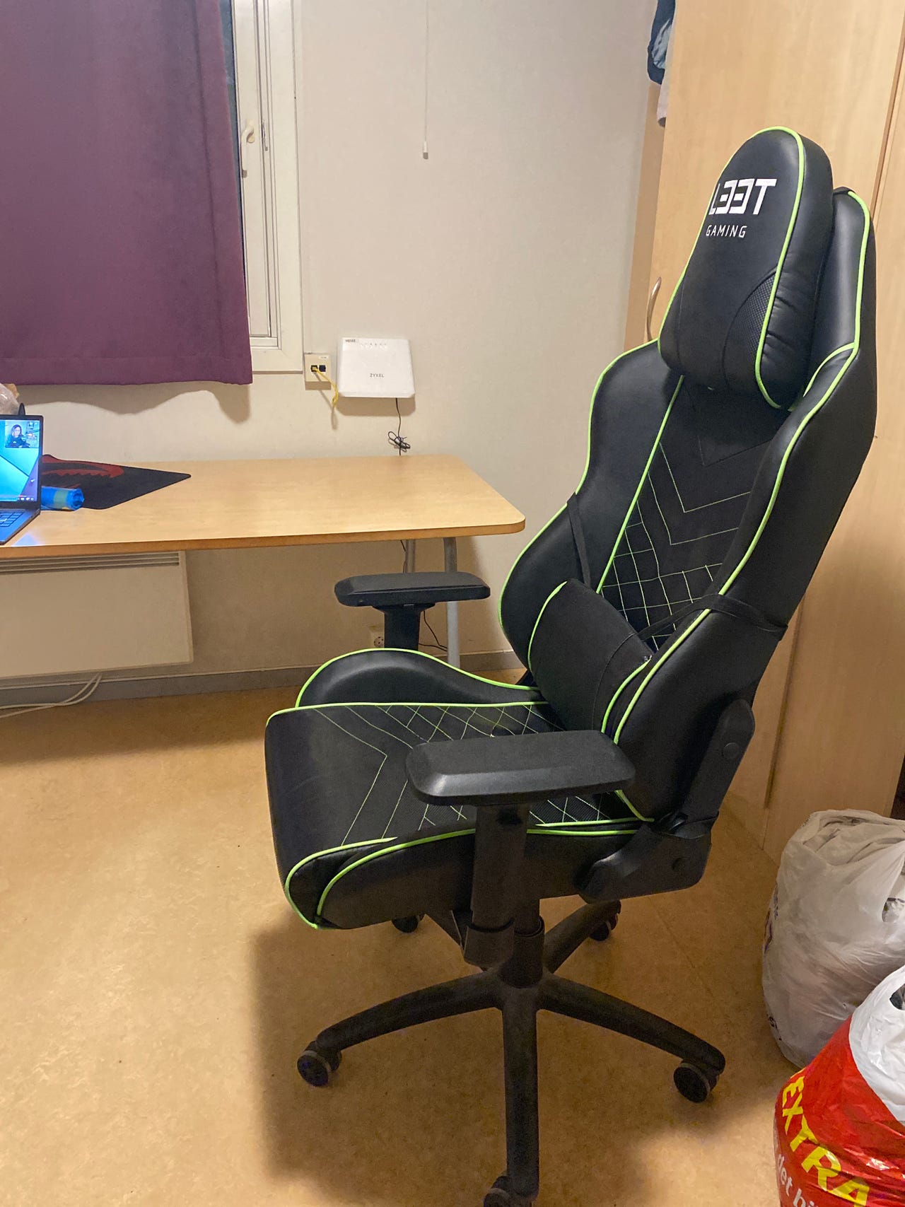 Leet gaming chair | FINN torget