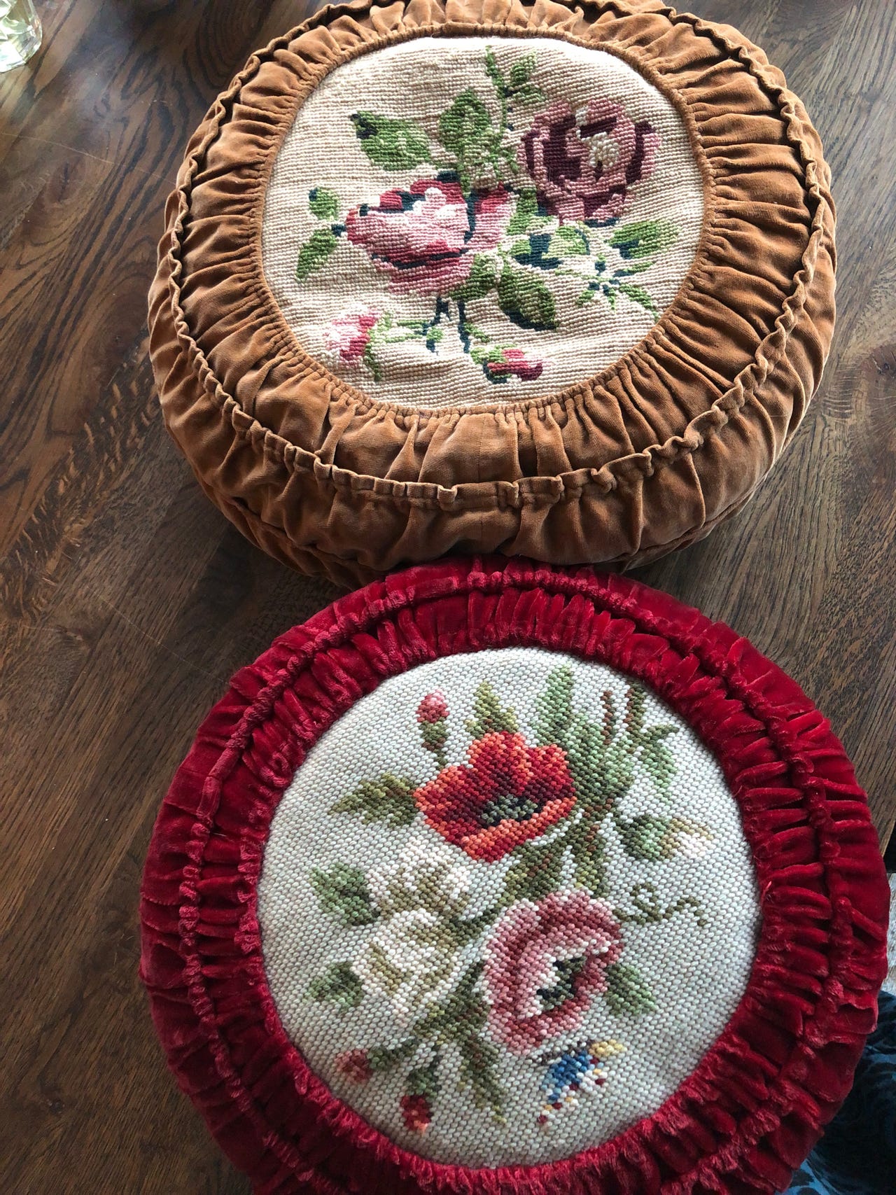 Fantastiske broderte puter | FINN.no