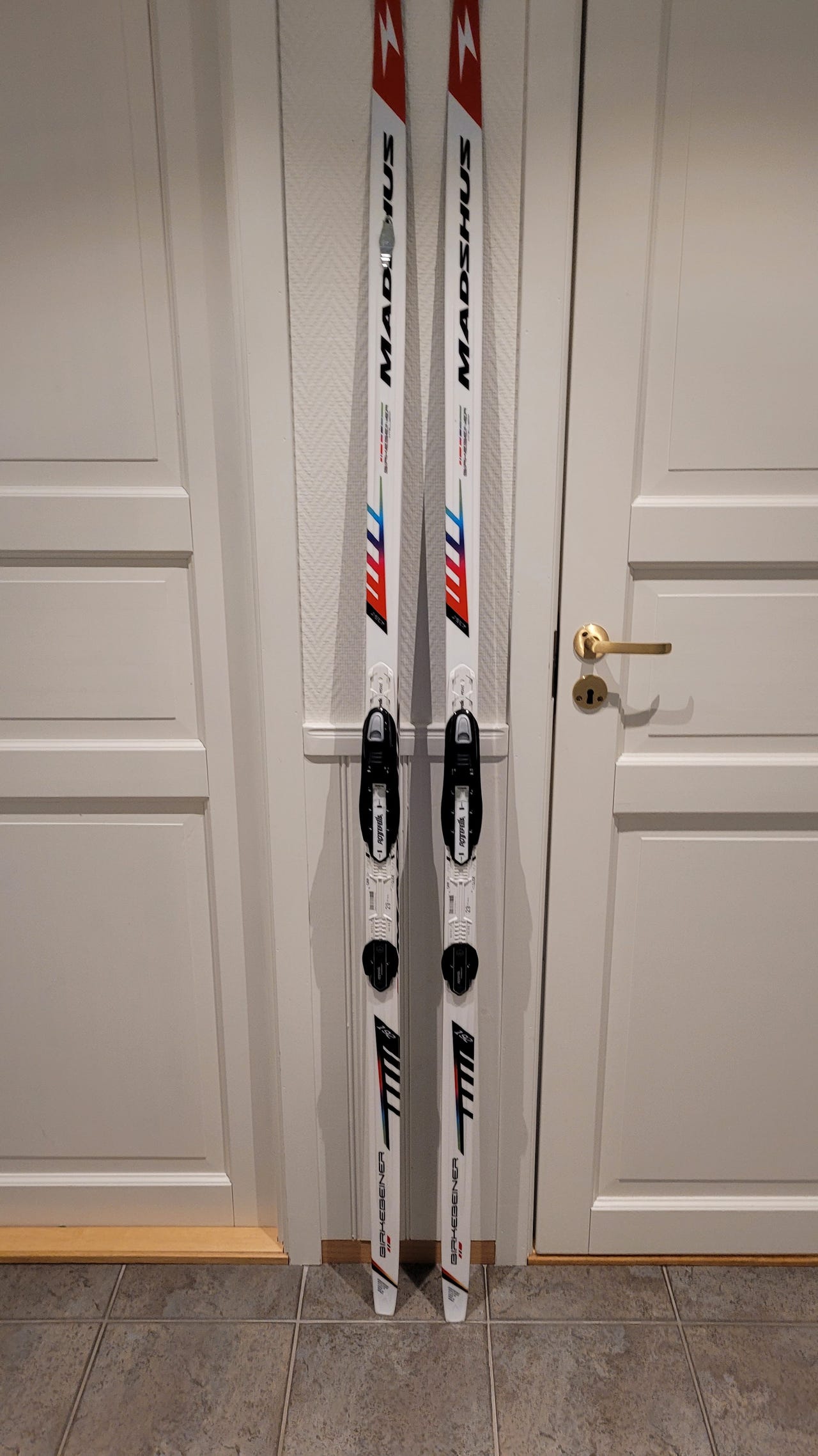 Nye Madshus birkebeiner felleski med binding selges for 3000 kr. | FINN ...