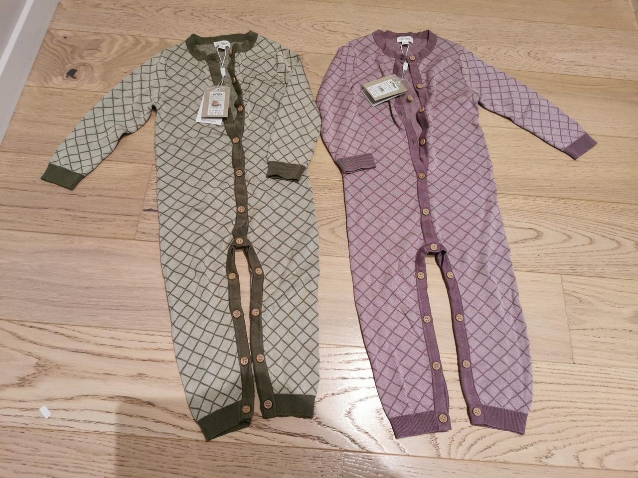 Reflex one-piece. Str 92. 2 stikker. | FINN-torget