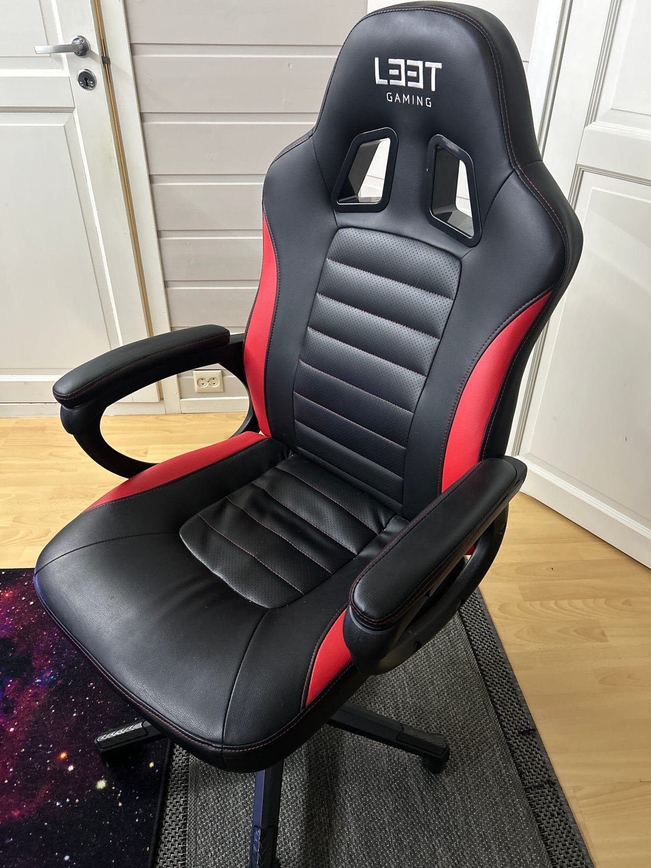 Leet gaming stol | FINN-torget