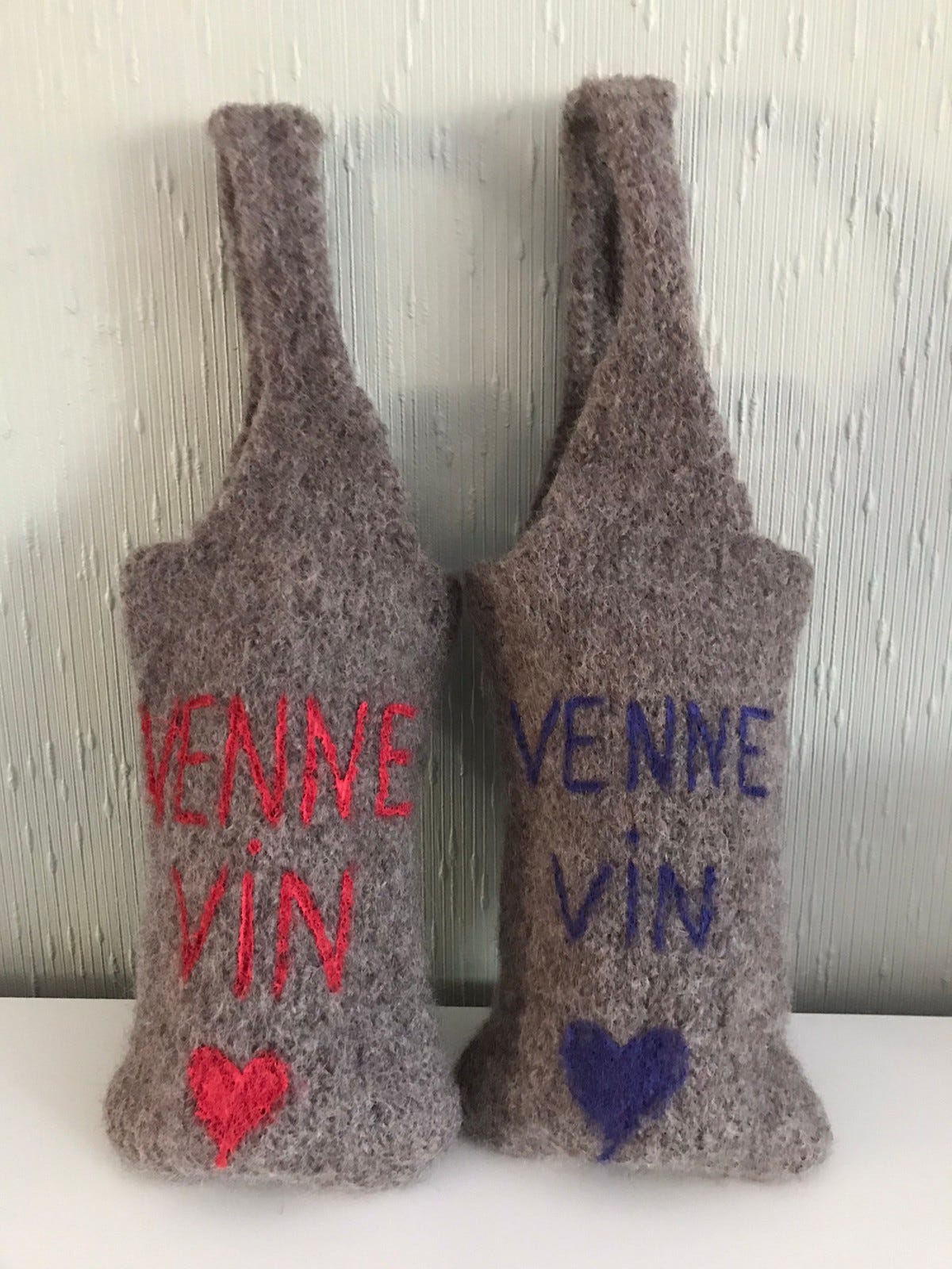 Vinpose med tekst . Tovet | FINN torget