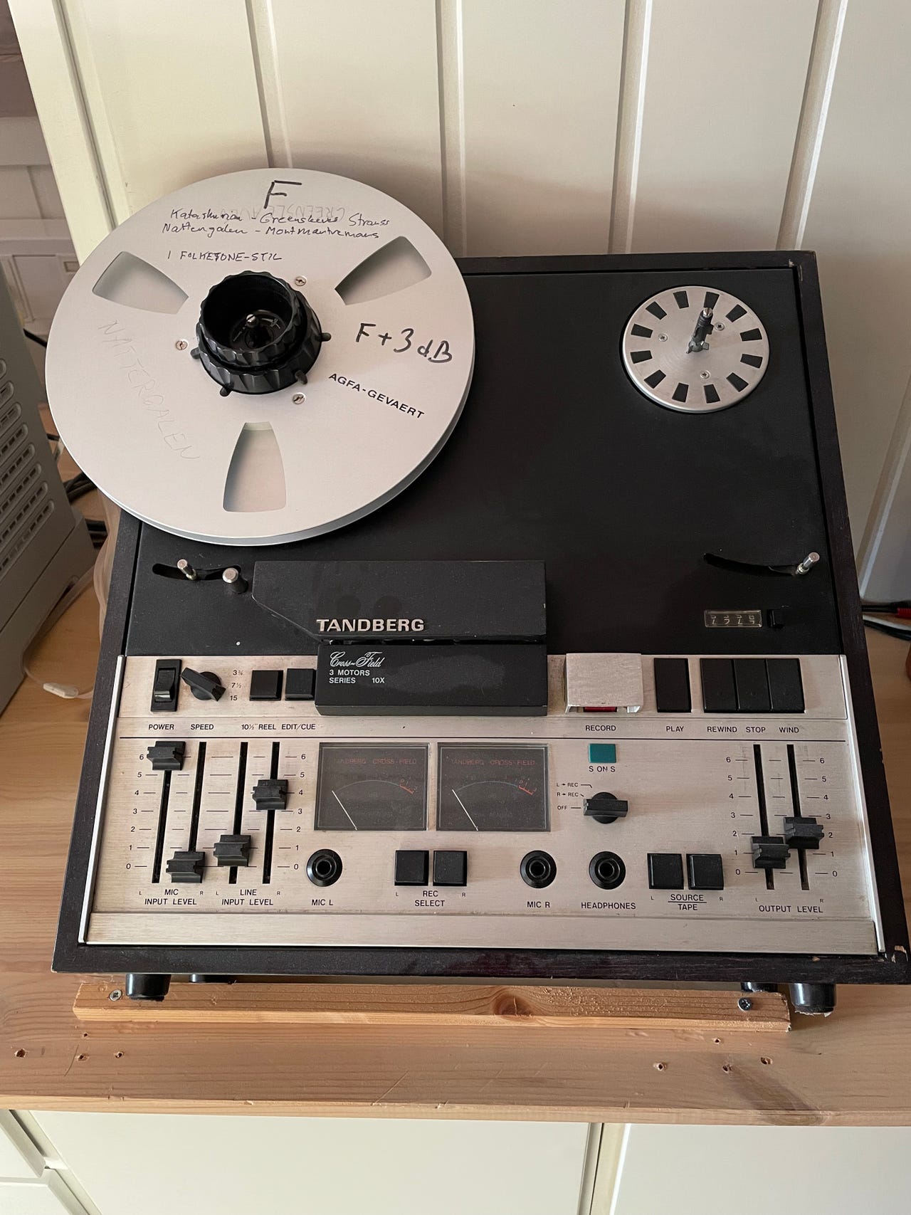 Tandberg båndspiller selges til høystbydende. | FINN-torget