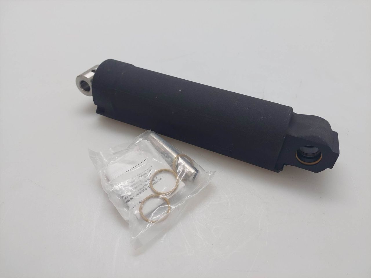 Mercury CYLINDER KIT TILT 8M0168220 | FINN torget