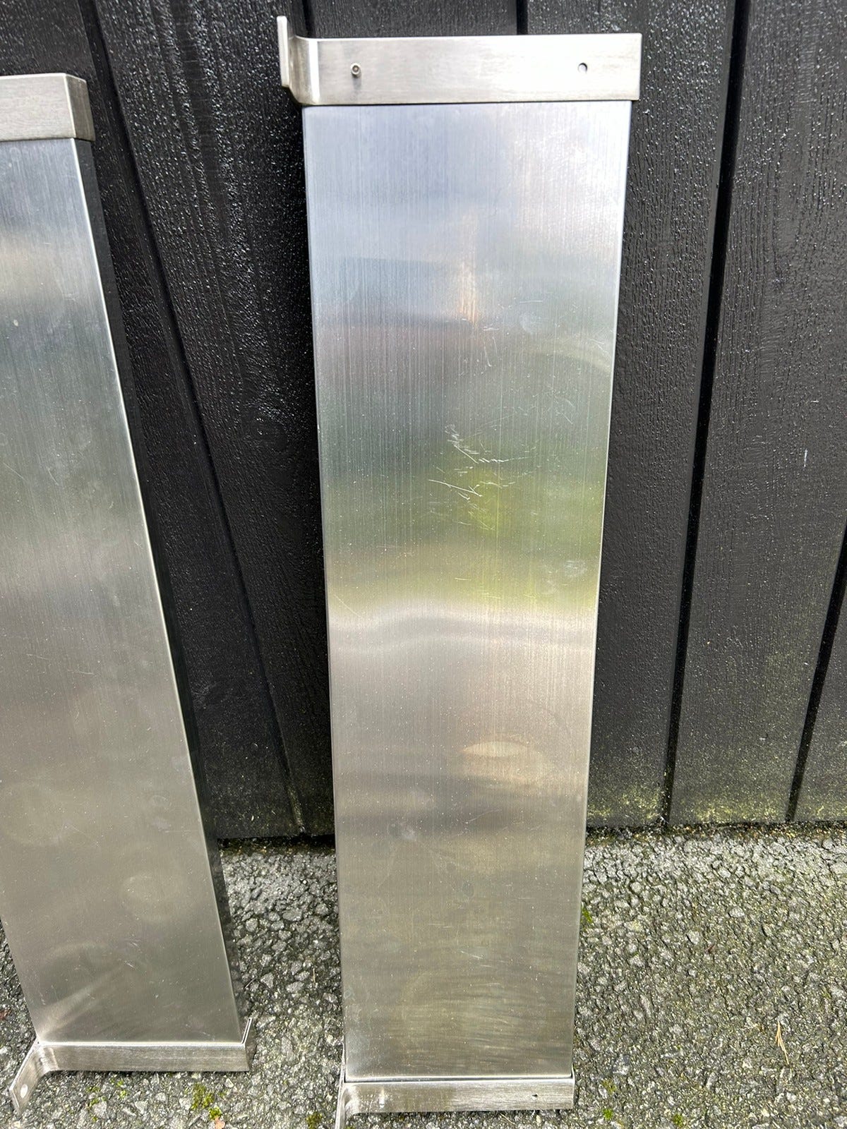 Ekby bjärnum hyller (stk) med hylleknekt, alumnium | FINN torget