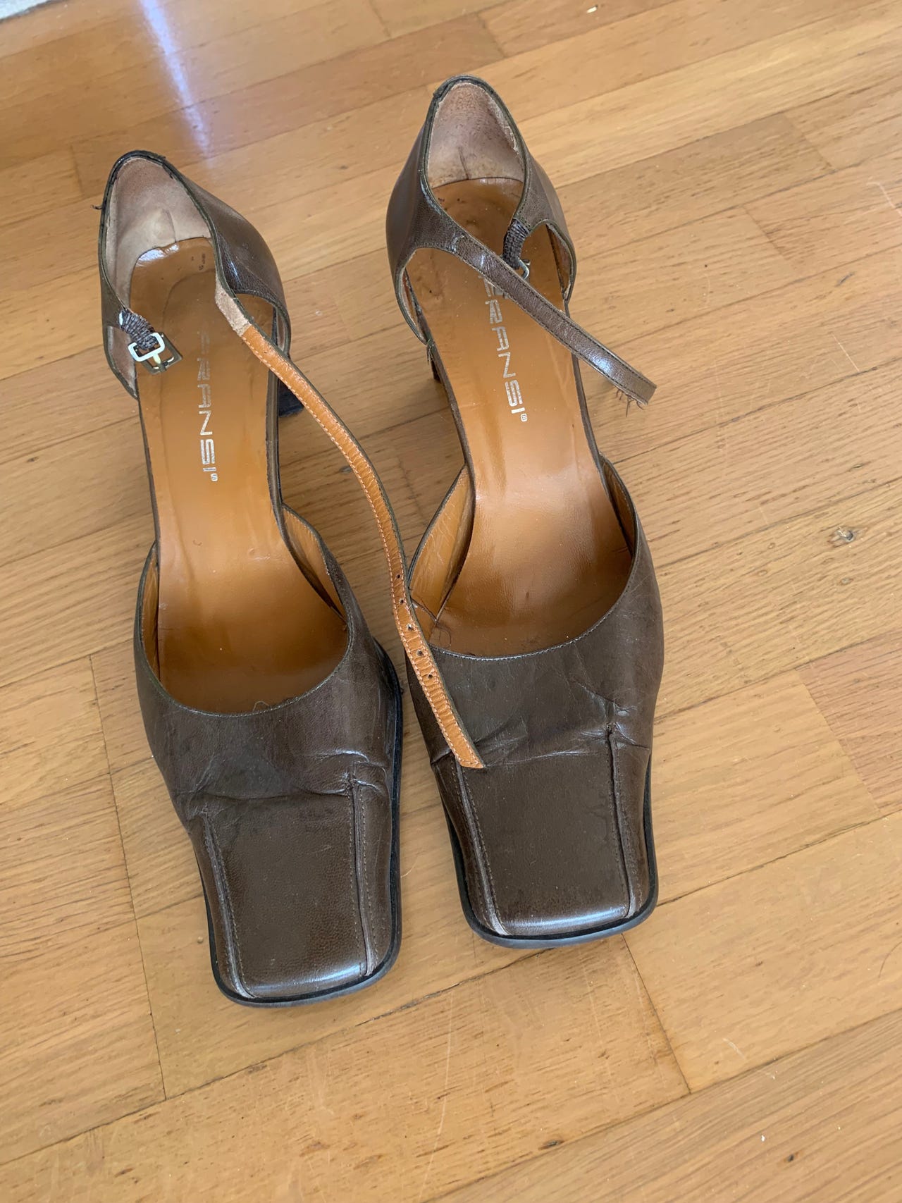 Elegante, brune, pensko med høy hel i størrelse 41 | FINN-torget