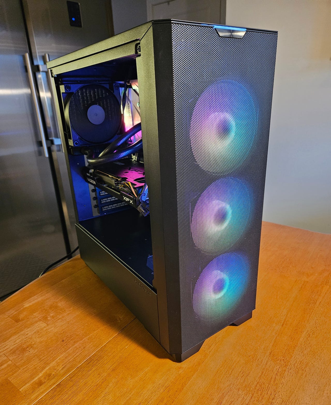 Gaming PC RX6600, i7 8700K, 32GB RAM, M.2 256GB, 500W PSU | FINN-torget