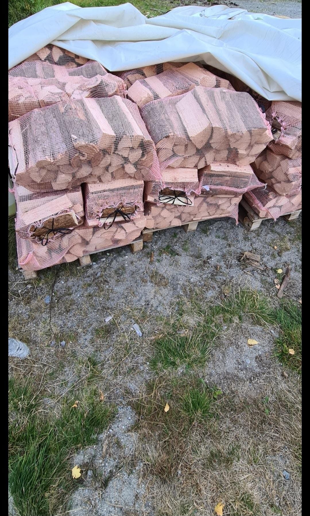 Tørrgran i 1000 liter sekk og i 60 liter sekk selges | FINN torget