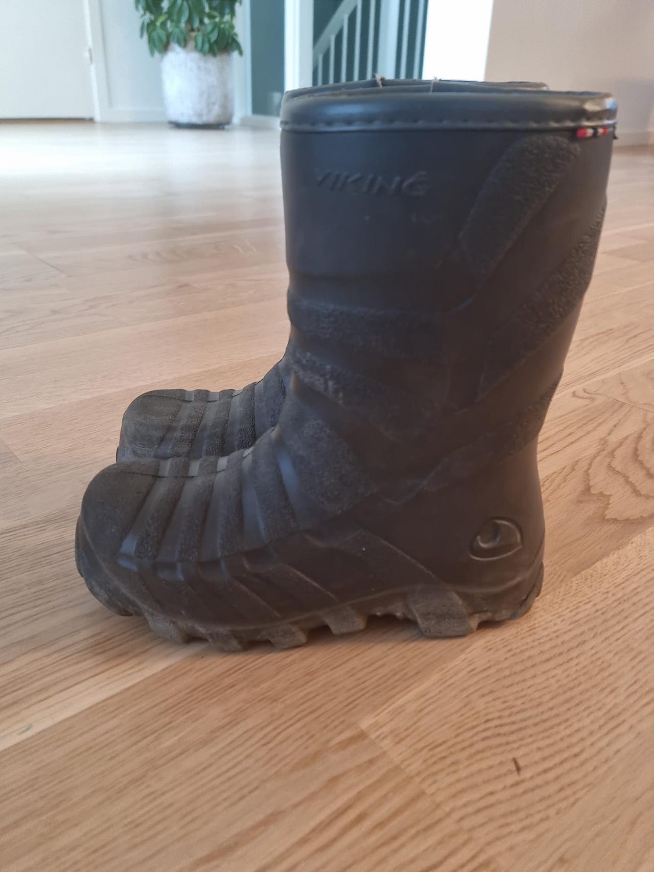 Viking cherrox med ullfor, str 30 | FINN torget