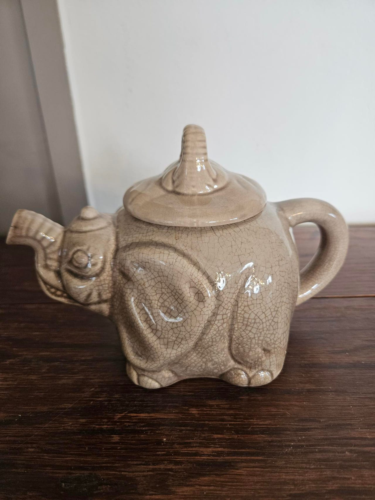 Kjeramikk kaffekanne formet som en elefant | FINN torget