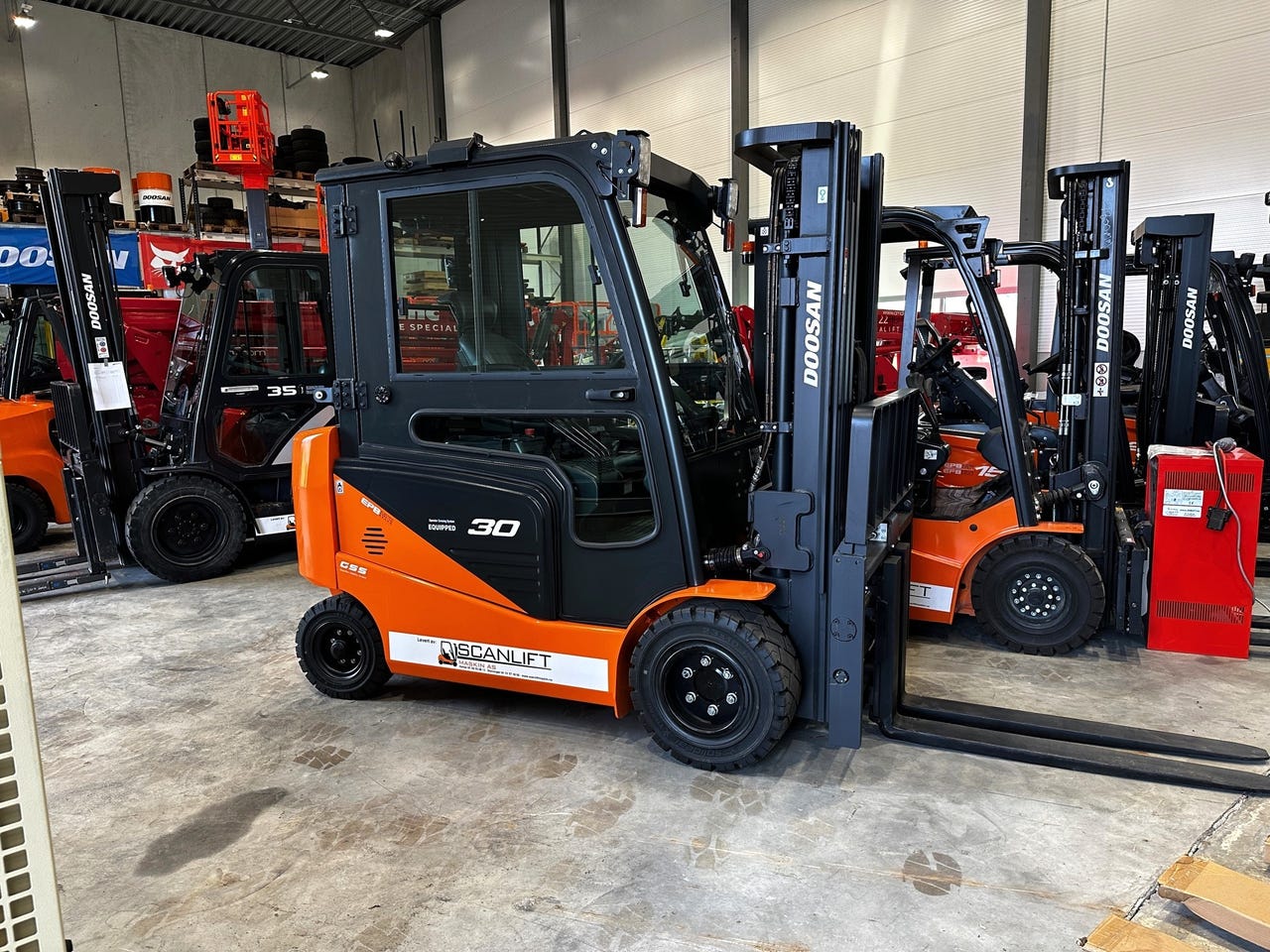 Til salgs: Doosan B30NS, 3.0 tonn el, triplexmast, cabin, gunstig ...