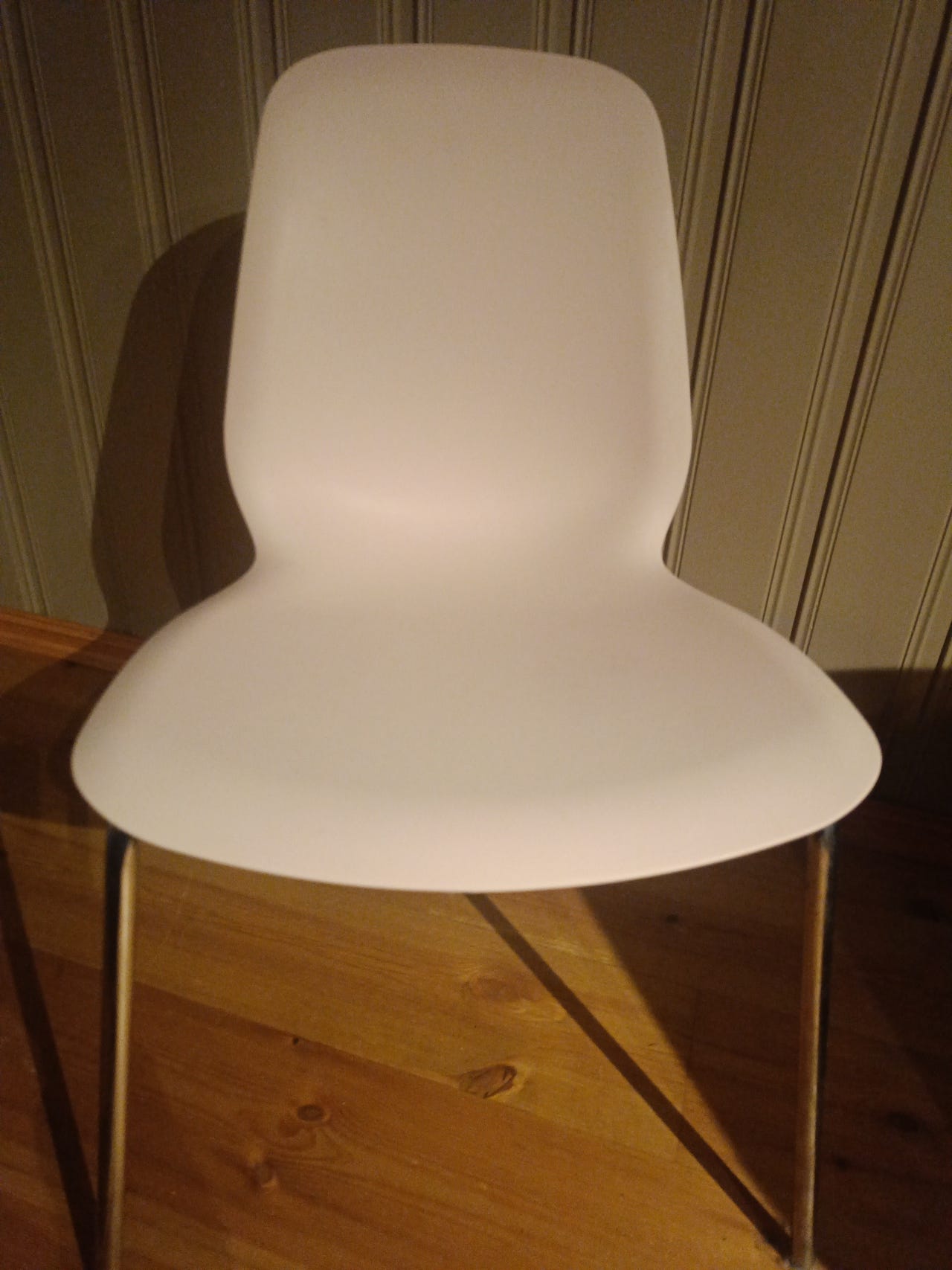 Lys Rosa stol - tullete billig | FINN-torget